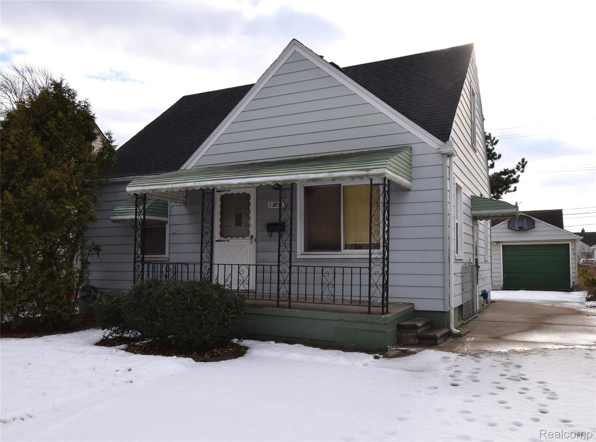 19816 Rosedale St, For Sale in Saint Clair Shores - eXp Realty
