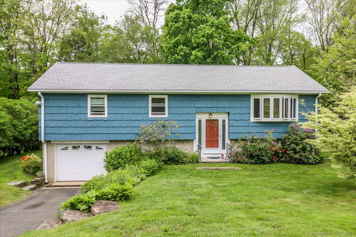 16 Manor Rd, Sold in New Milford - Zoocasa