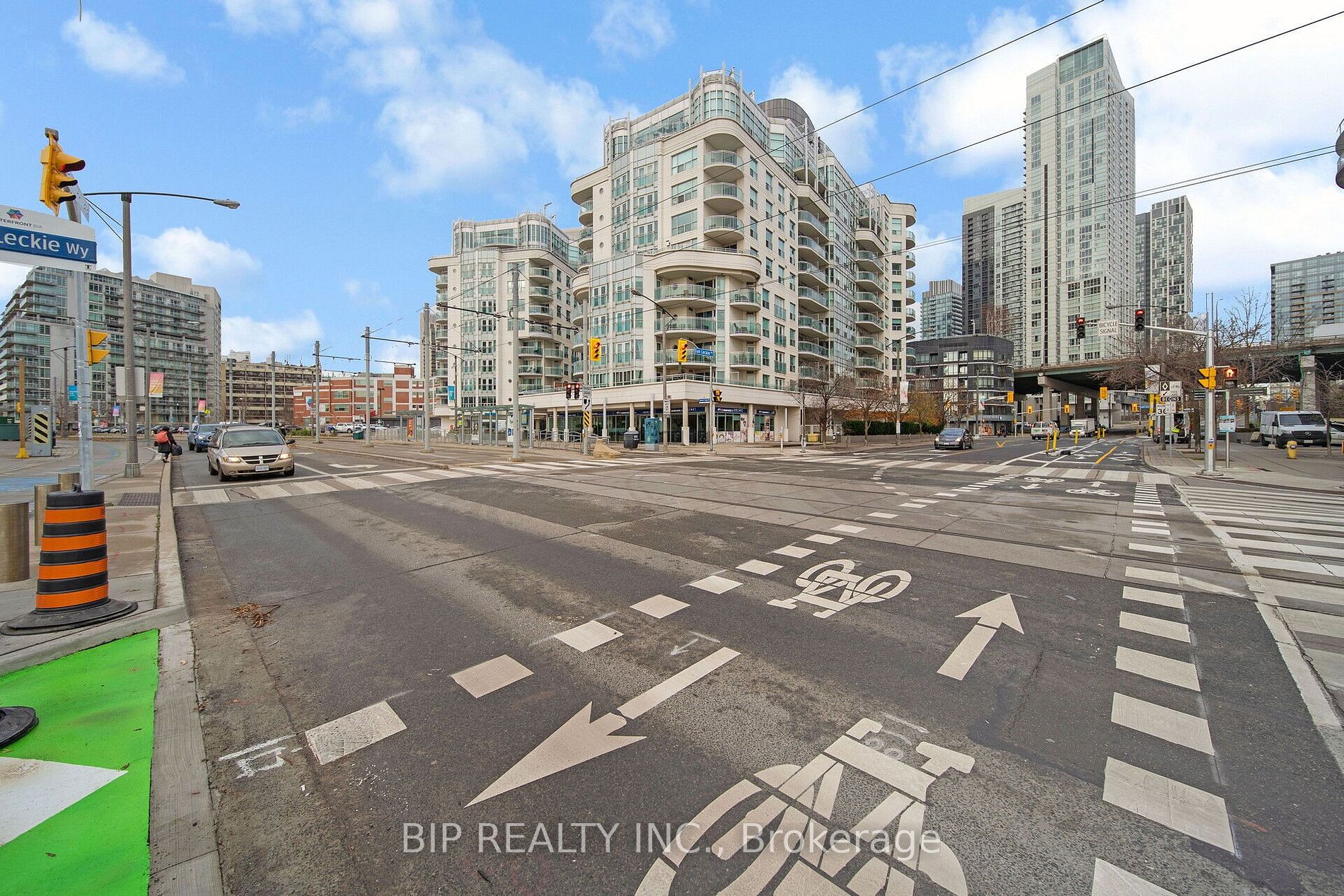 16 - 600 Queens Quay W, For Sale in Toronto - Zoocasa