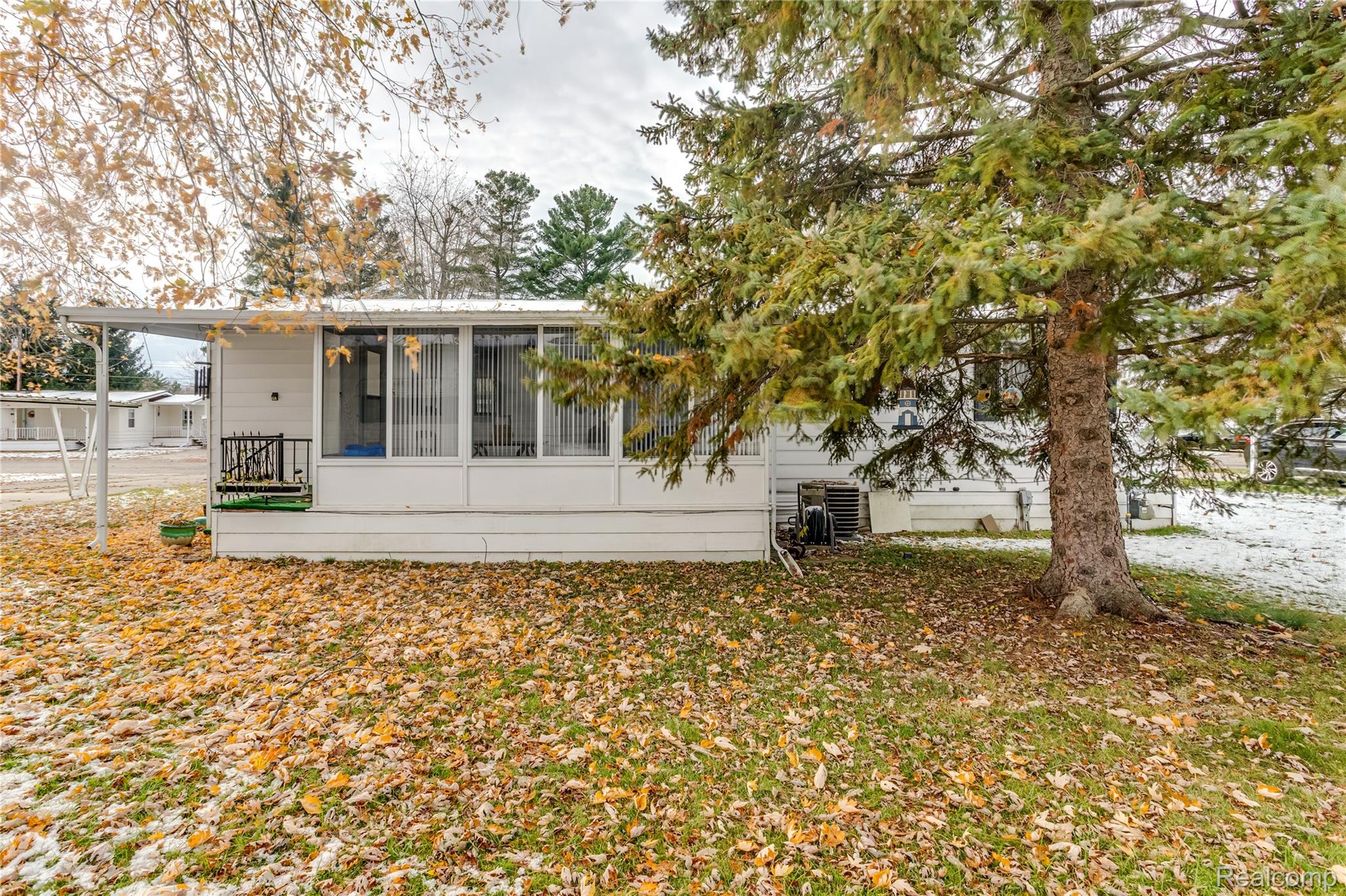 3333 Ravenswood Rd, For Sale in Marysville - eXp Realty