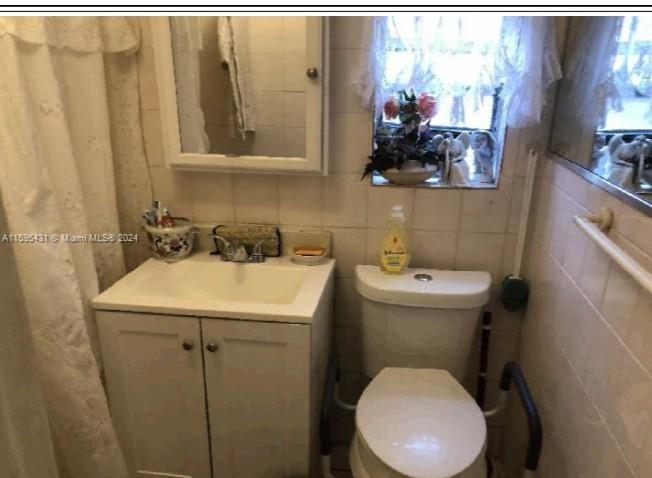 1523 Nw 38 Th St, Sold in Miami - Zoocasa