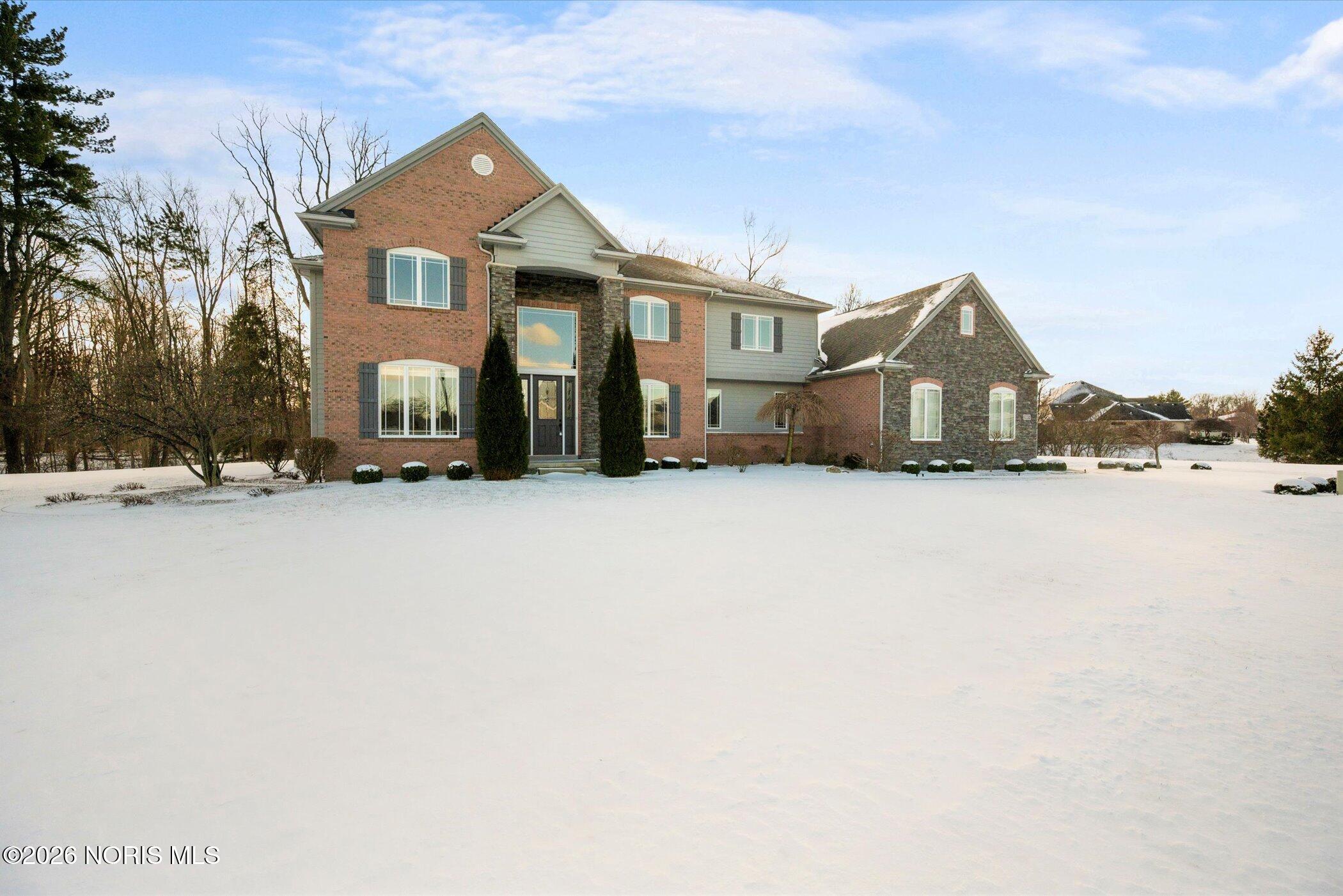 3813 Timber Valley Dr, For Sale in Maumee - eXp Realty