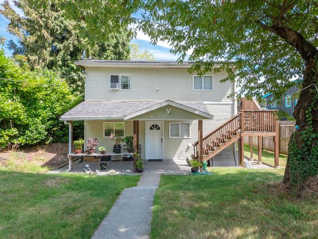 Lakeshore Comber Houses & Real Estate for Sale | Zoocasa