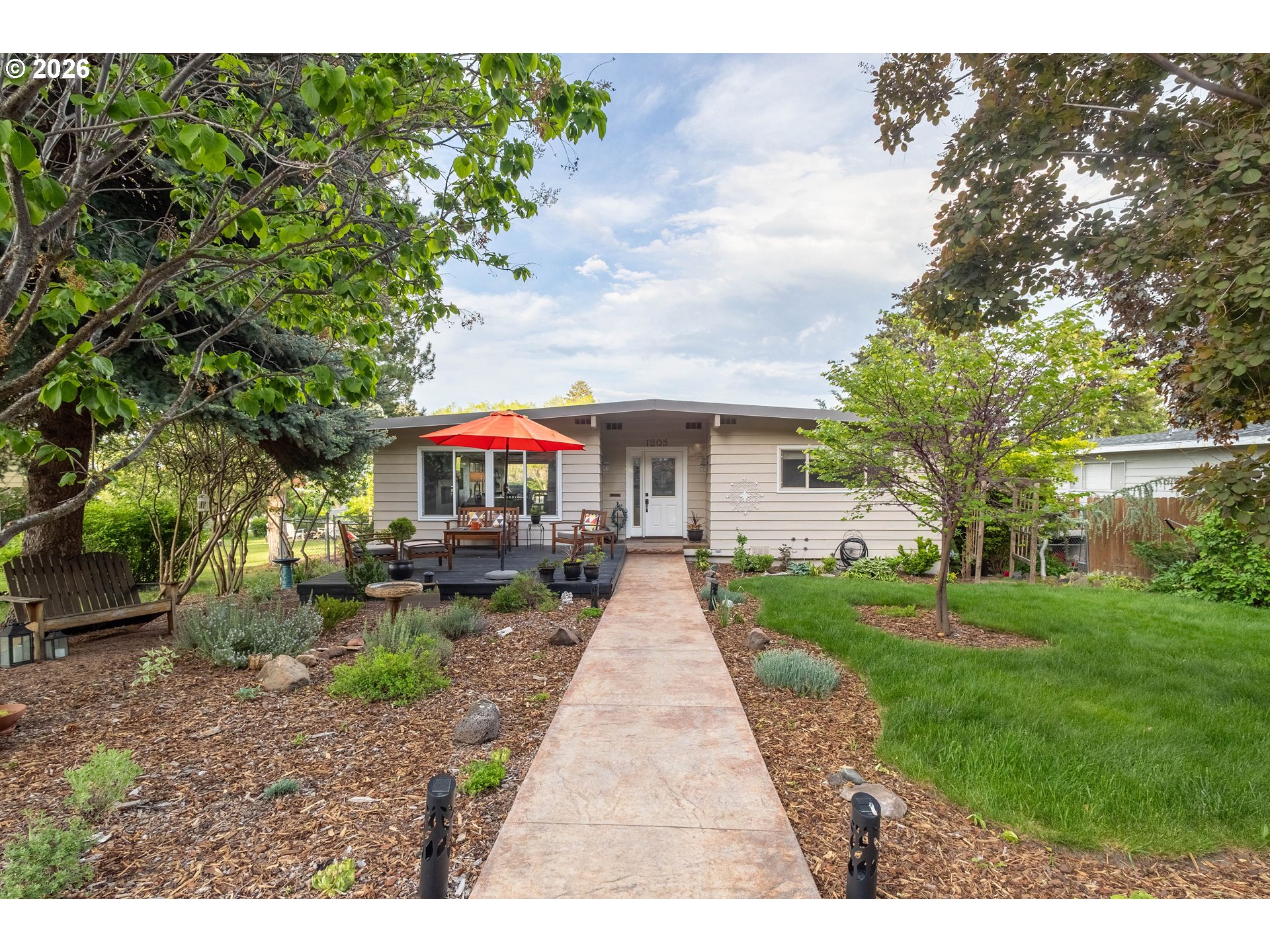 1205 Aspen Dr, For Sale in La Grande - eXp Realty