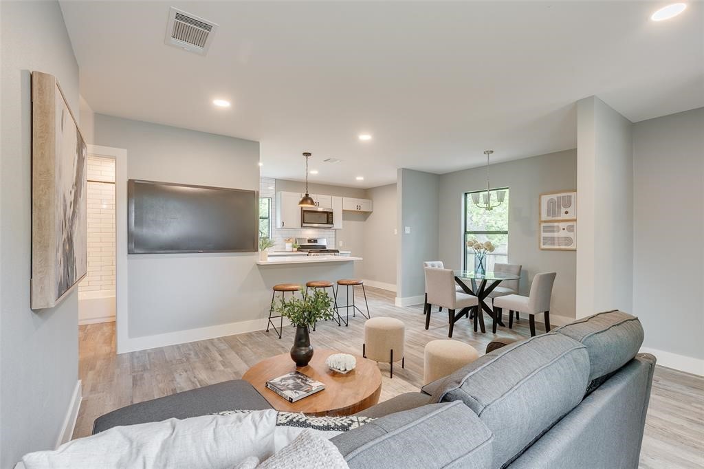 2124 Tisinger Ave, For Rent in Dallas - eXp Realty