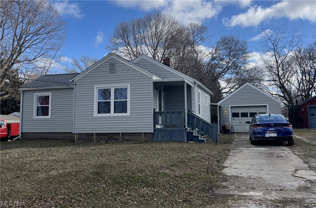3328 Ridgewood Avenue, Sold in Ashtabula - Zoocasa