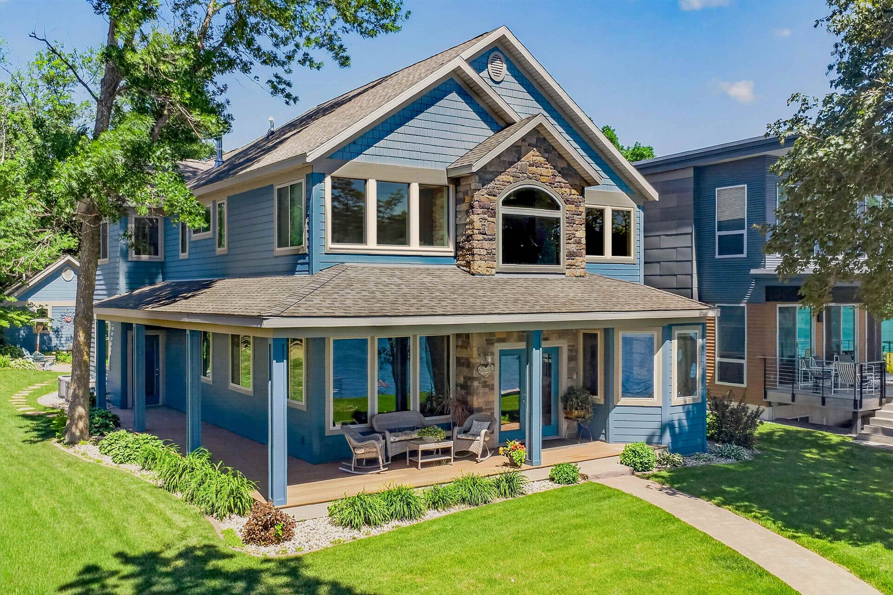 2212 Manhattan Blvd, For Sale in Spirit Lake - eXp Realty