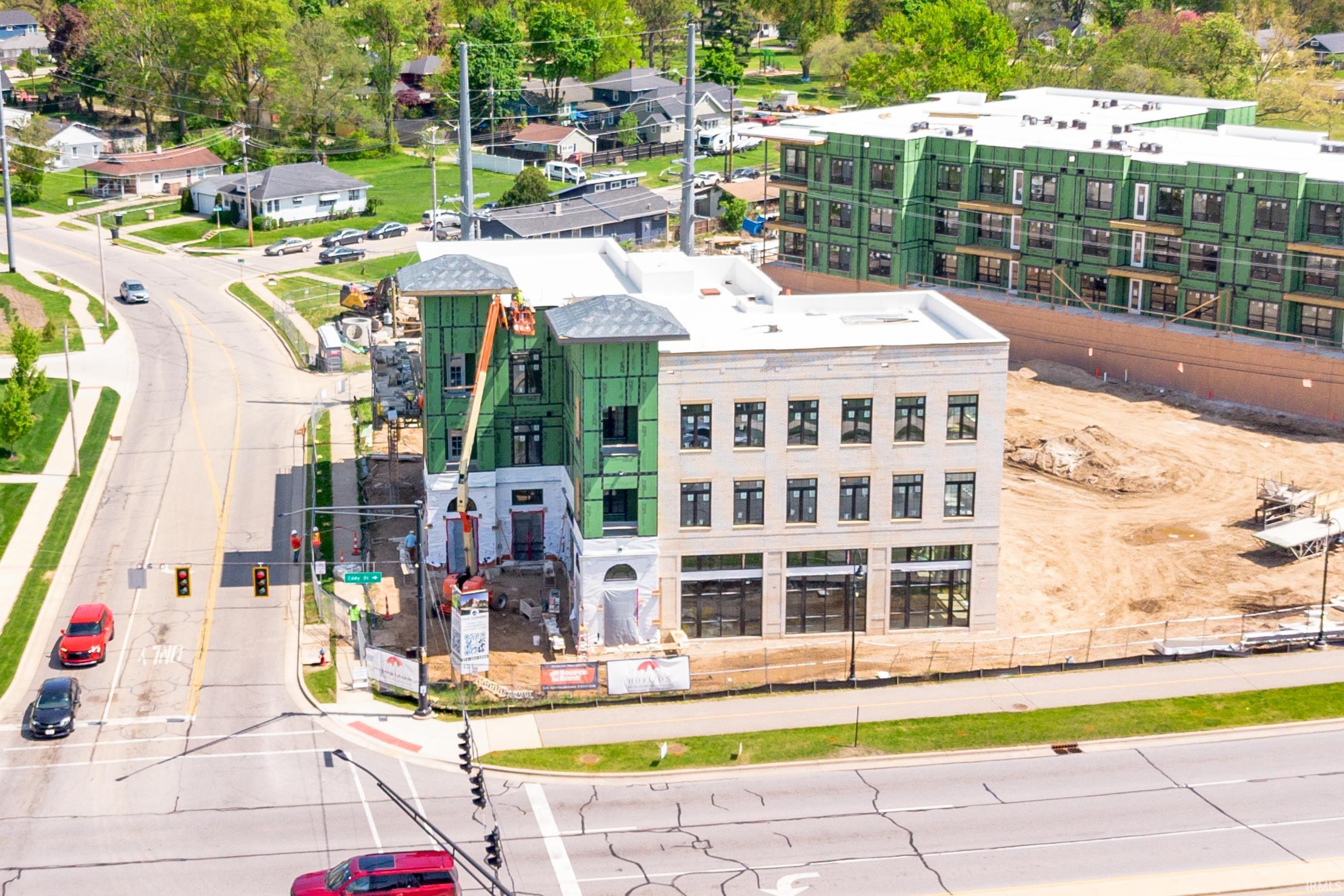 2 - 1144 Corby Unit 2 Boulevard, For Sale in South Bend - Zoocasa