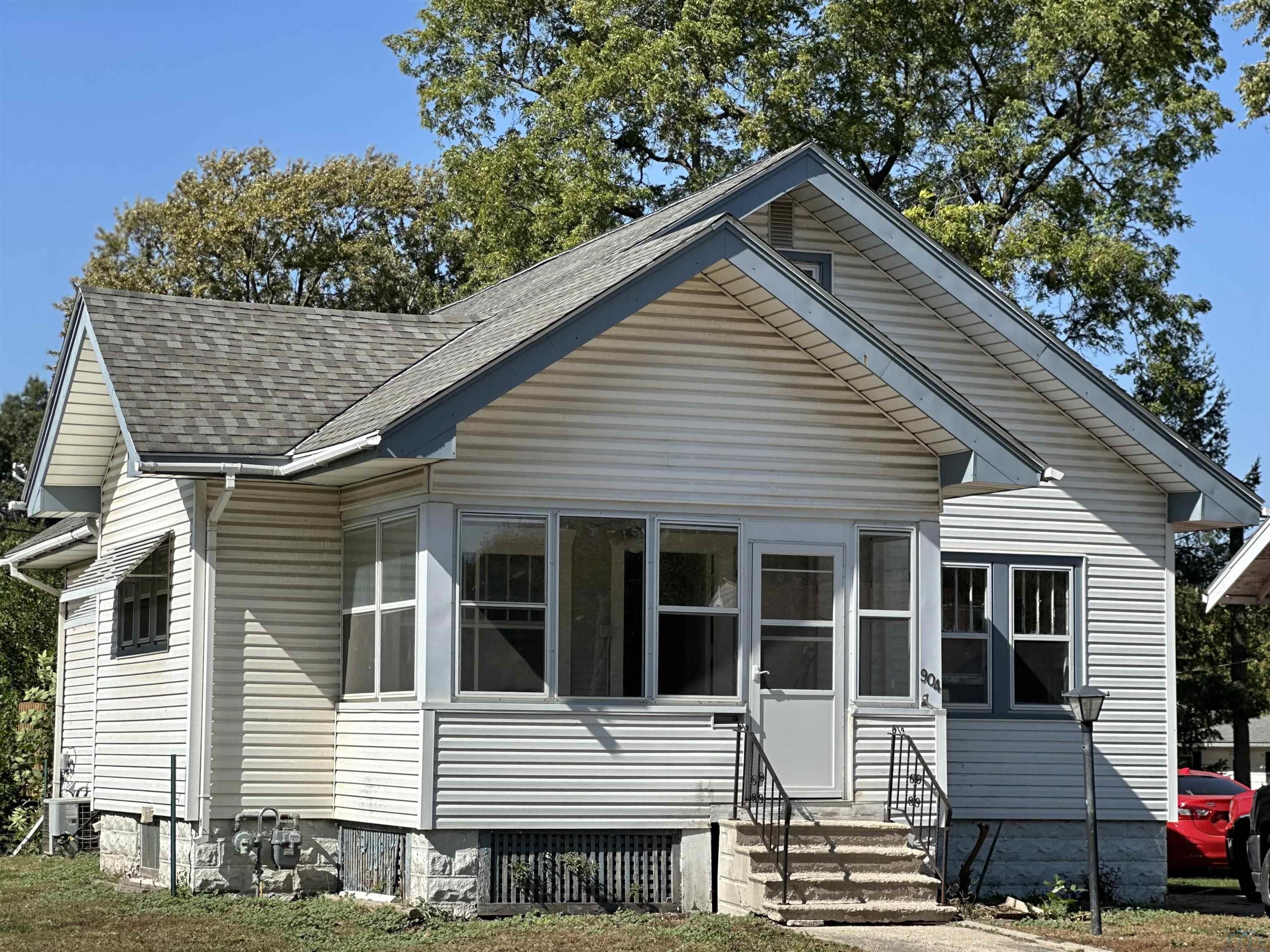 904 N Lake Ave, For Sale in Storm Lake - eXp Realty