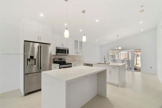 17130 - 17130 Sw 143rd Ct, Inactive in Miami - Zoocasa