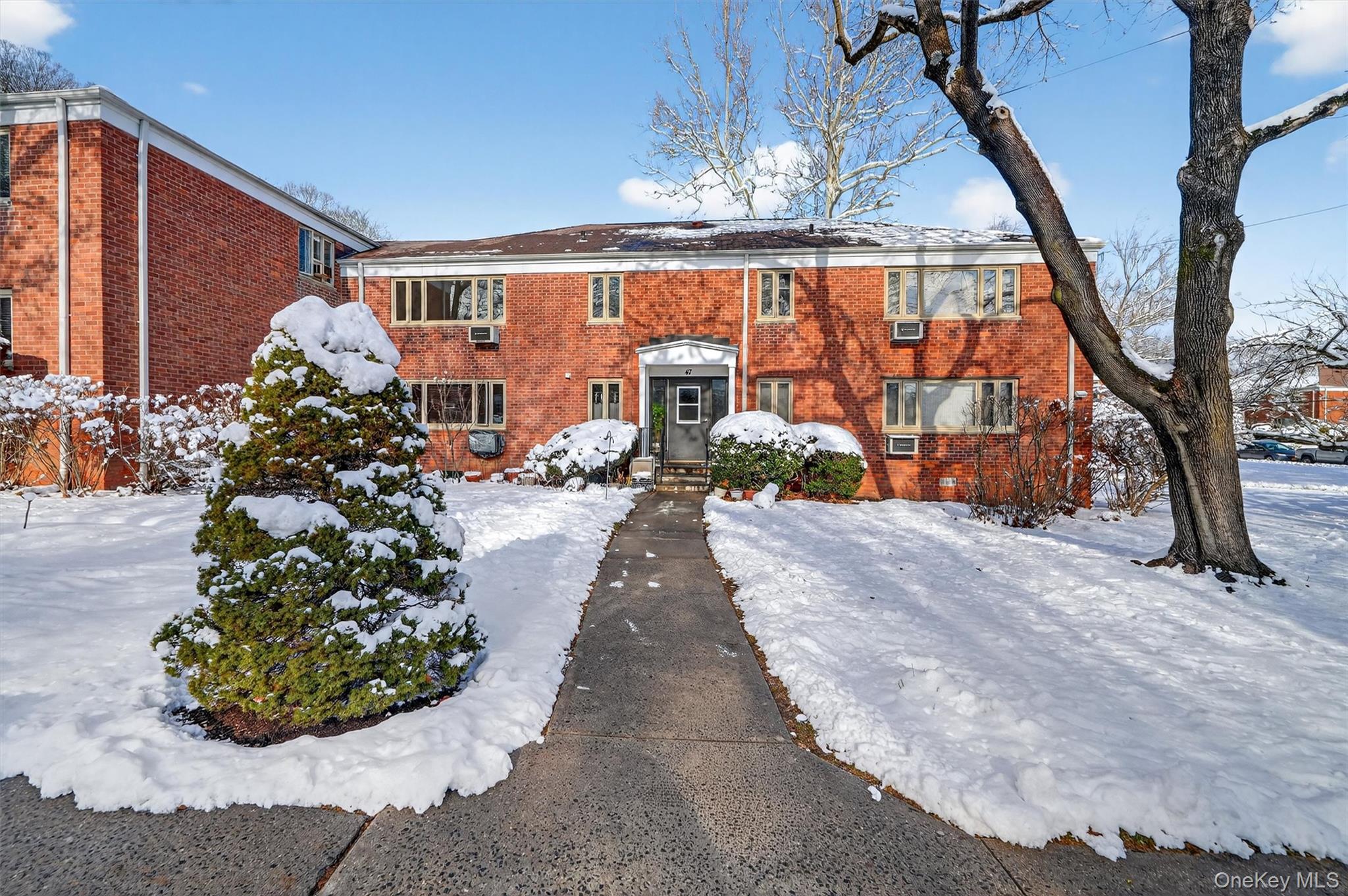 APT-C - 47 Lawrence Dr, For Sale in White Plains - eXp Realty