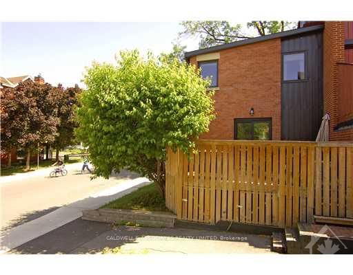 208 Russell Ave, Leased in Ottawa - Zoocasa