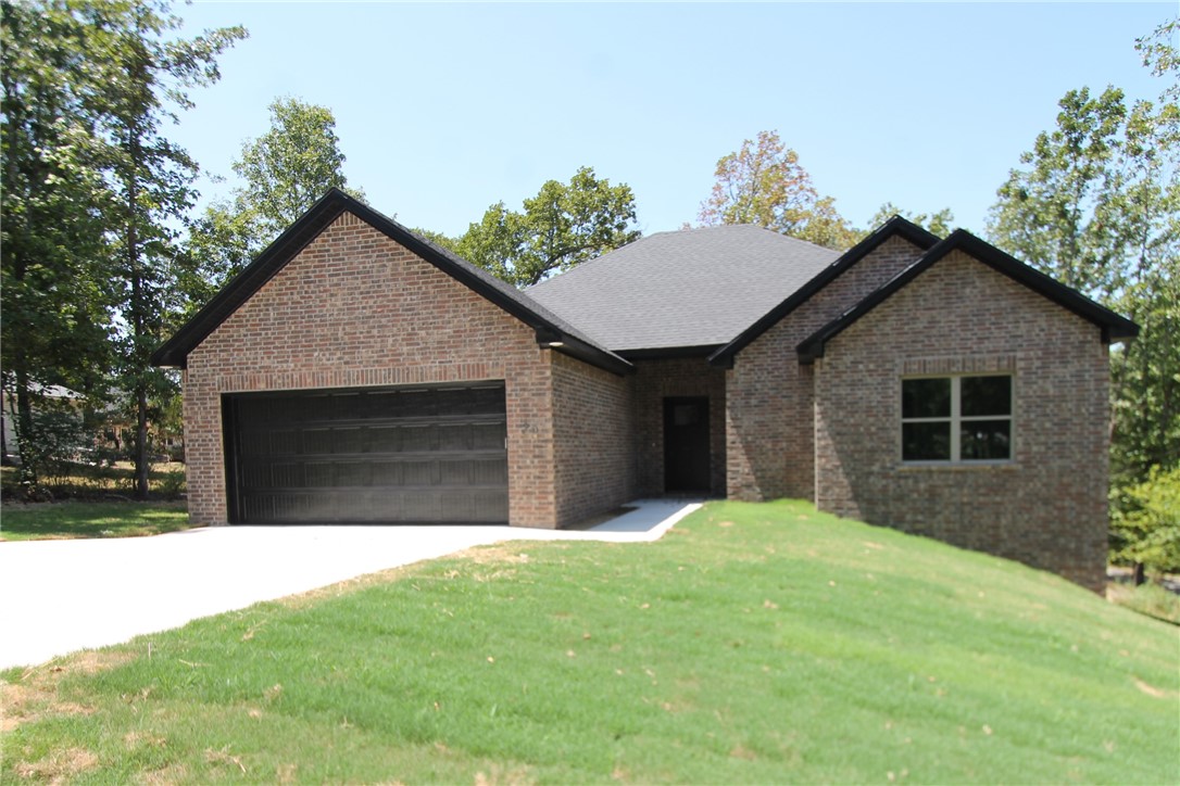 36 Forfar Dr, Sold in Bella Vista - Zoocasa