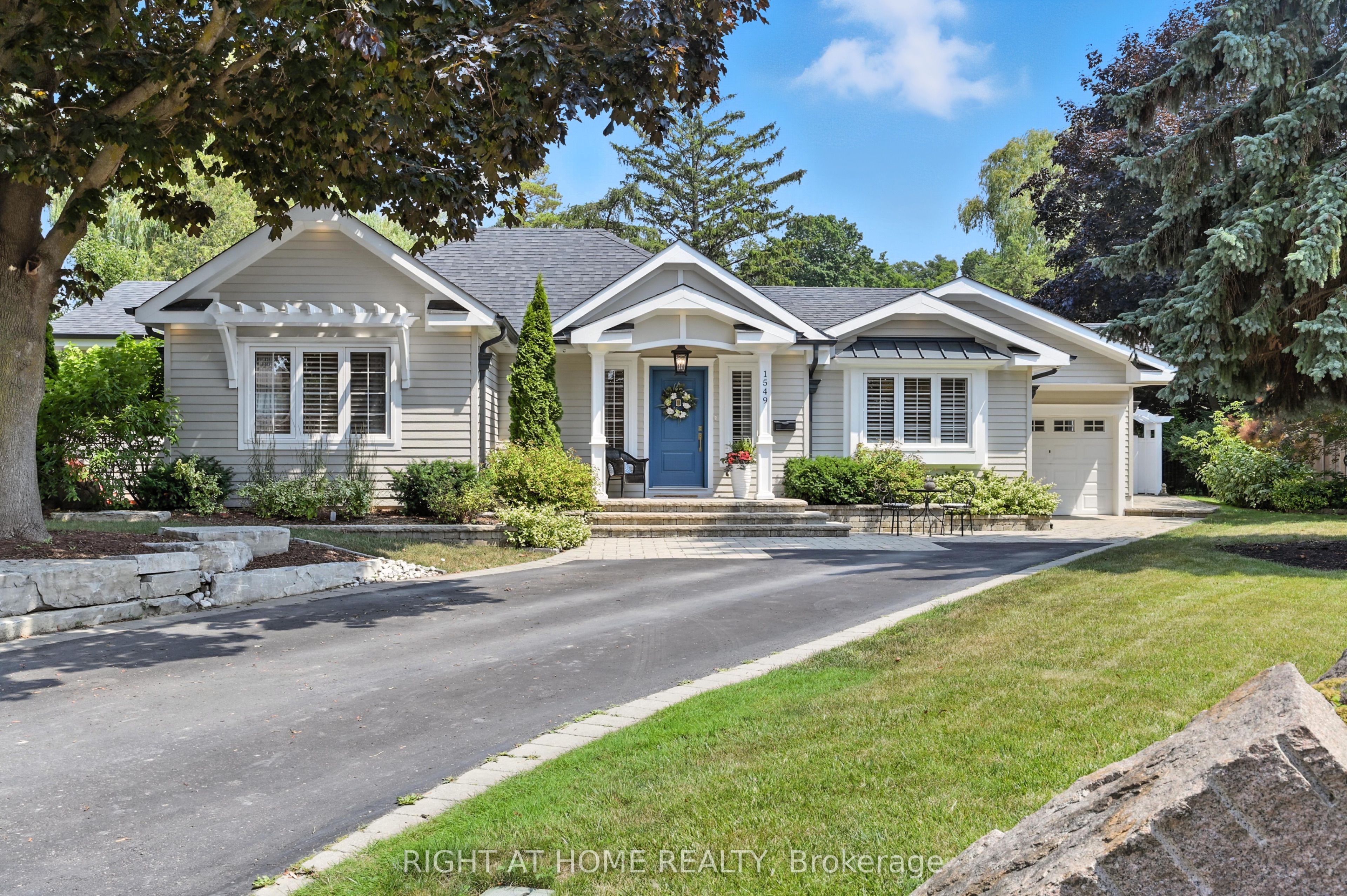 1549 Willowside Crt, For Sale in Pickering - Zoocasa