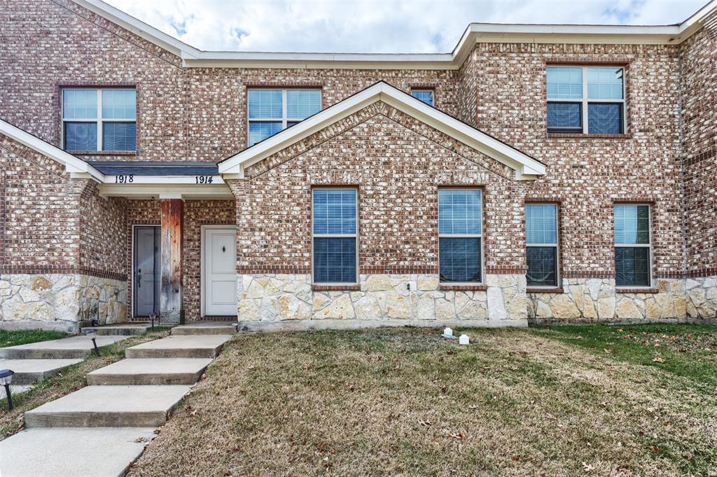 1914 Timber Oaks Drive, For Rent in Garland - Zoocasa