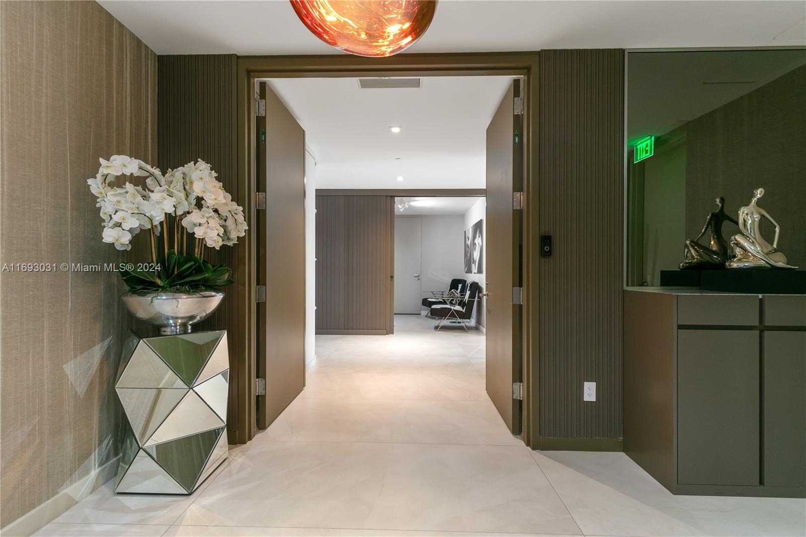 3402 - 18975 Collins Ave, For Sale in Sunny Isles Beach - Zoocasa