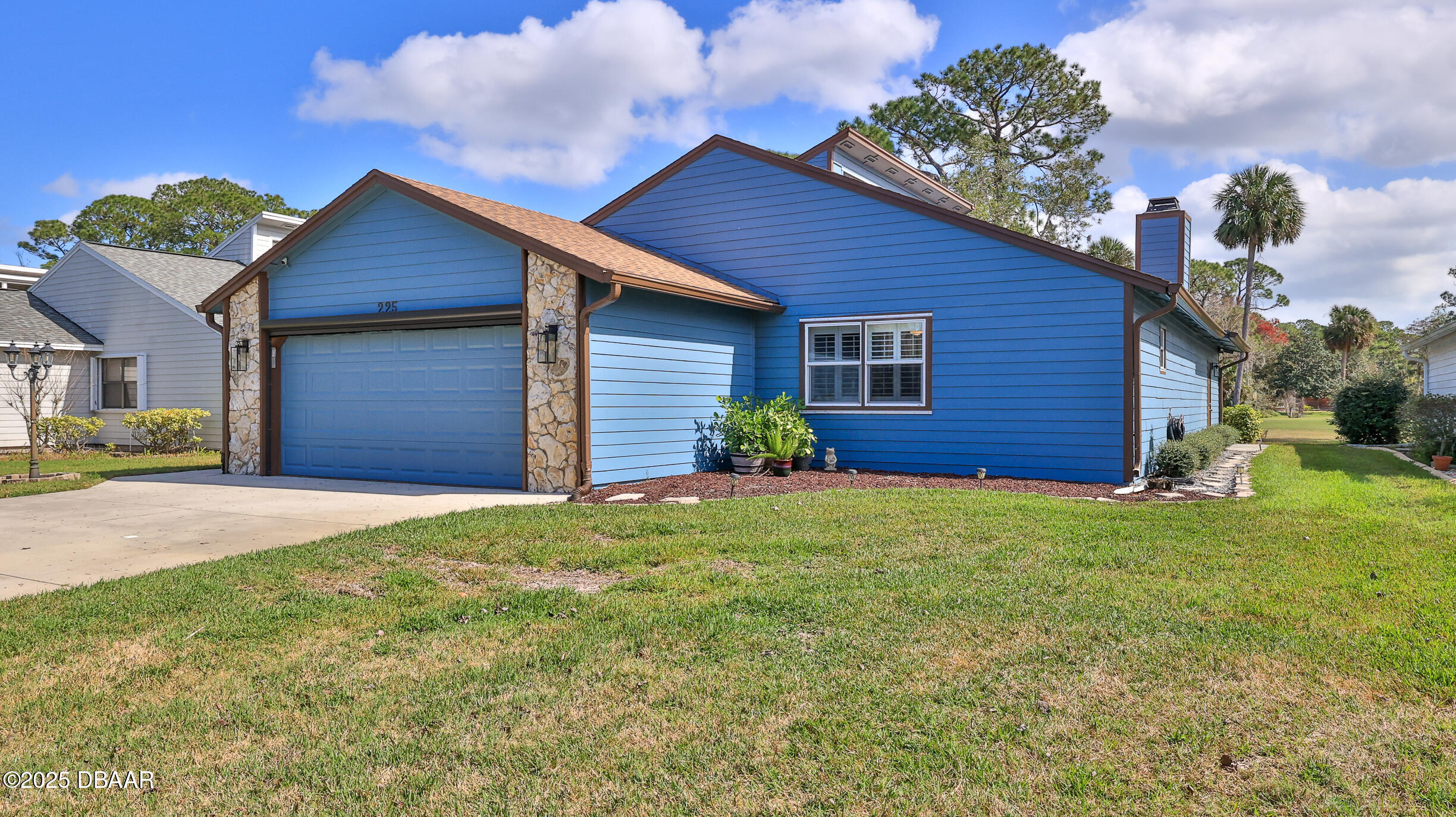 225 Gull Drive S, For Sale in DAYTONA BEACH - Zoocasa