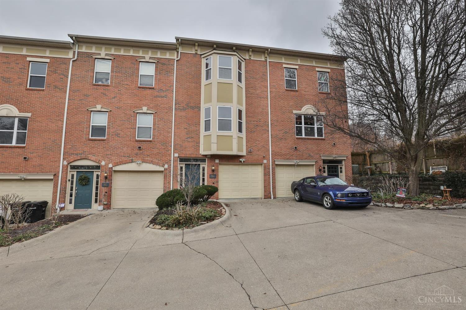 915 Sharkey Ln, For Sale in Cincinnati - eXp Realty