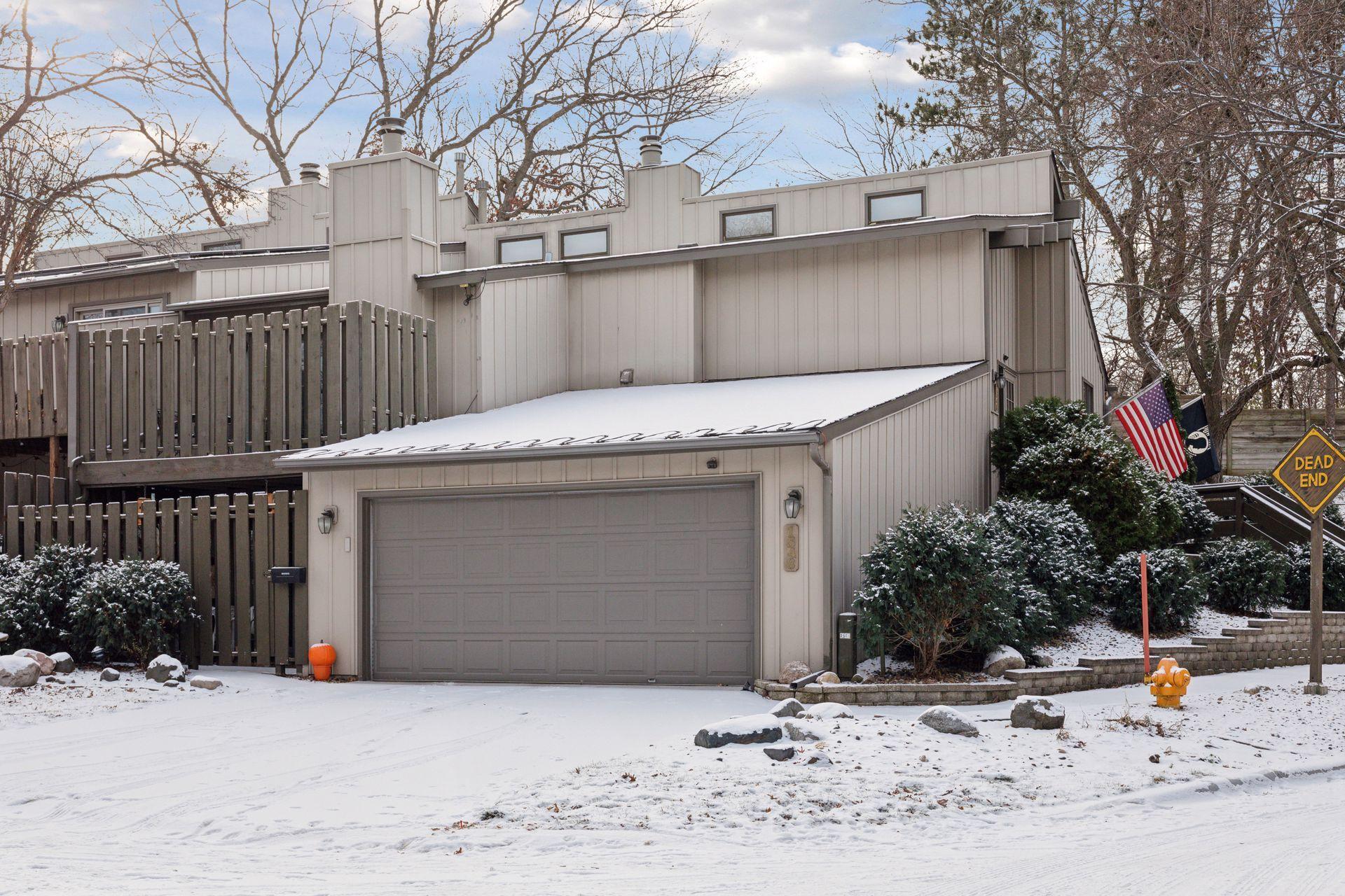 1548 S Bavarian Pass, For Sale in Fridley - Zoocasa