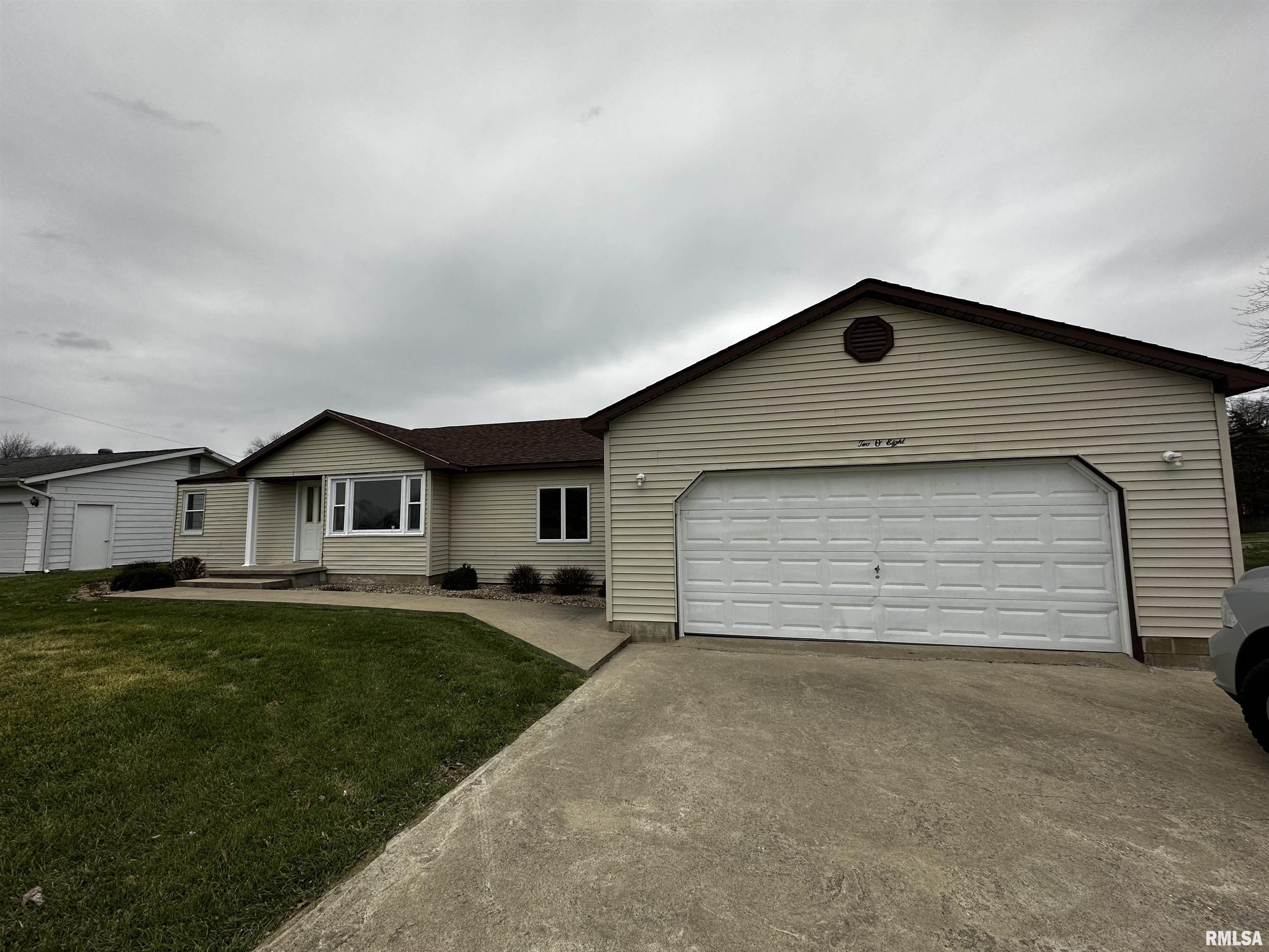 208 Paint Creek Lane, Sold in Carmi - eXp Realty