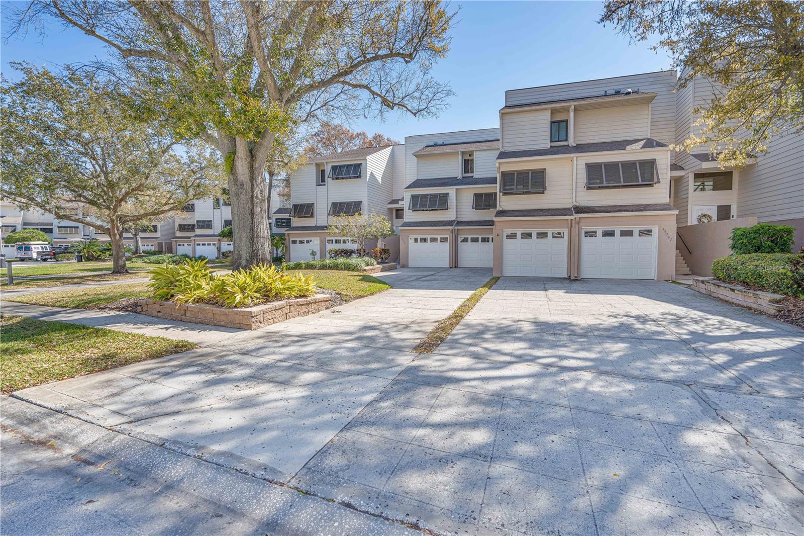 13971 Lake Point Drive, Sold in Clearwater - Zoocasa