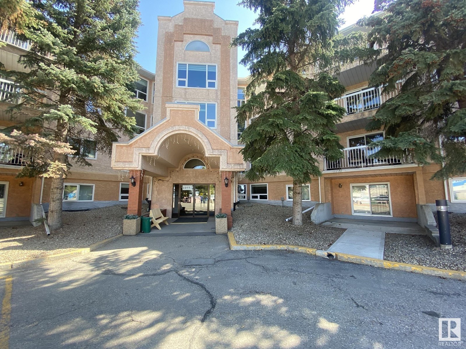 211 - 21 Ave Nw, For Sale in Edmonton - Zoocasa