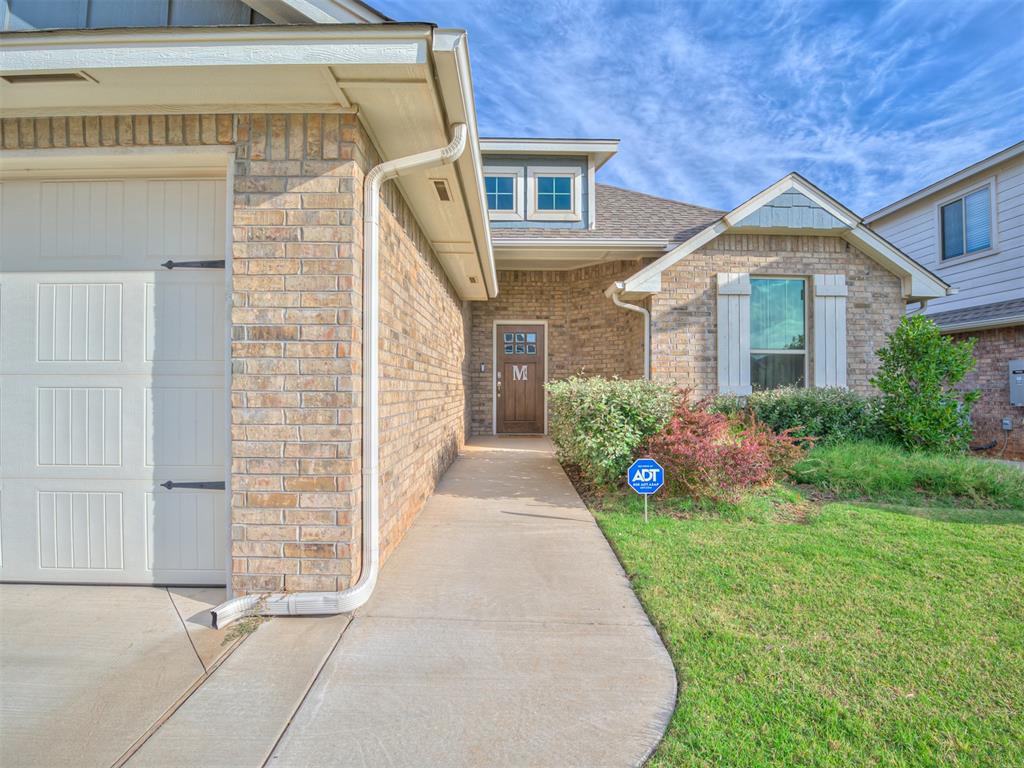 1001 Ne 34 Th Ter, For Sale in Moore - eXp Realty