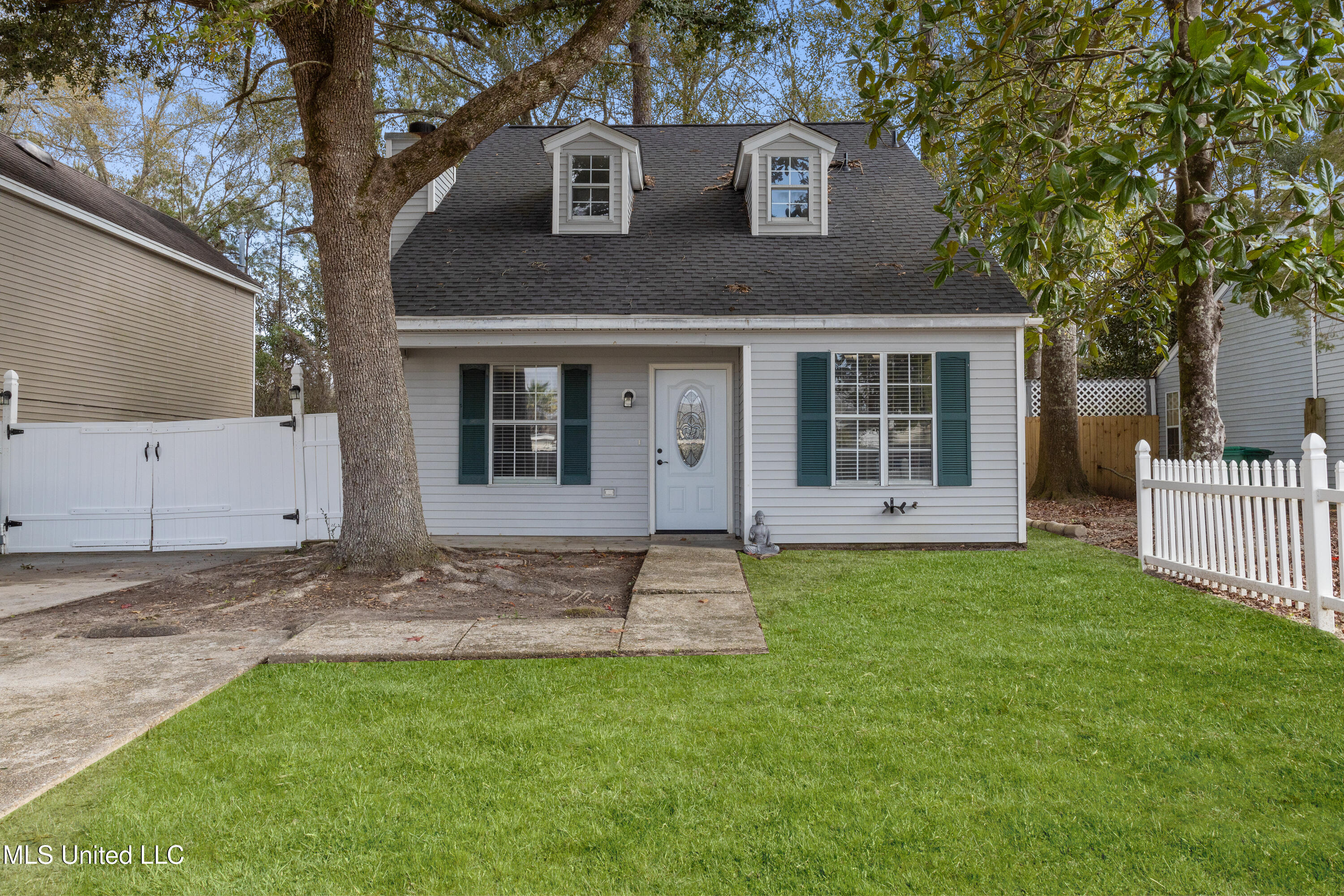 12294 Windward Dr, For Sale in Gulfport - eXp Realty