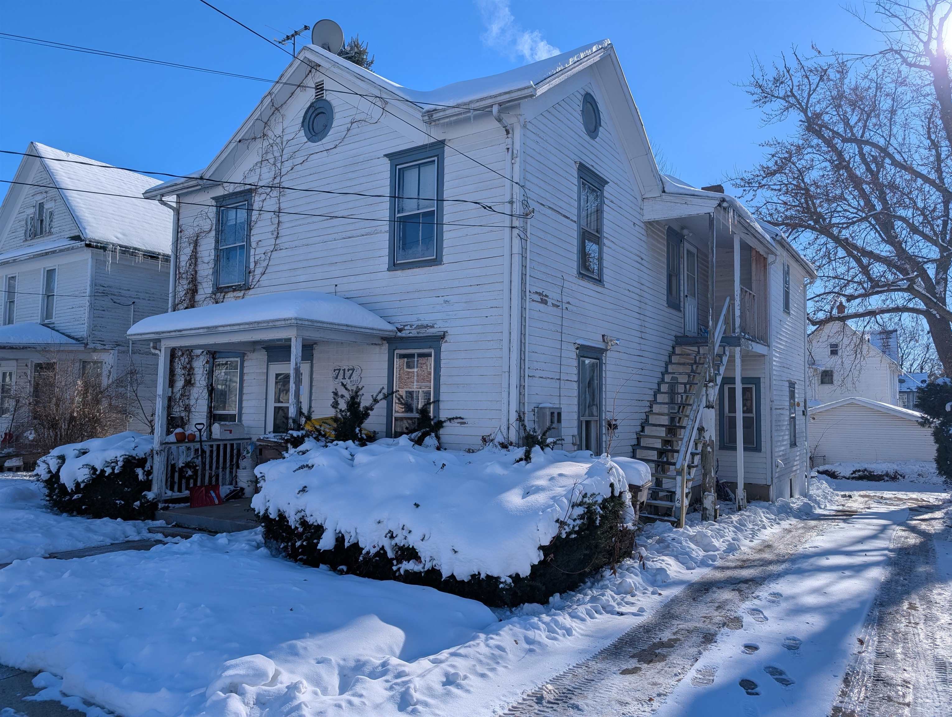 717 W Pleasant St, For Sale in Freeport - eXp Realty