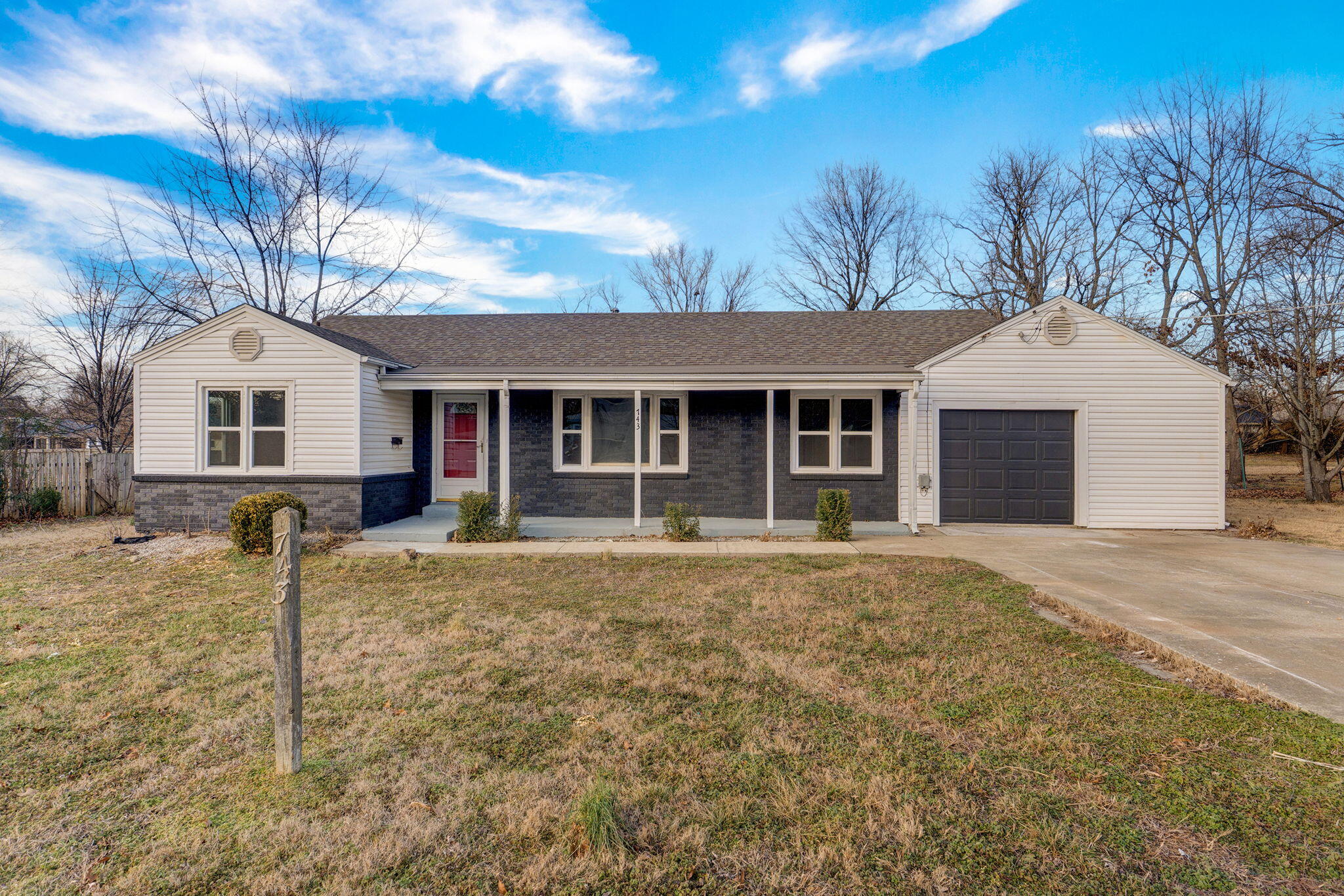 743 W Whiteside St, For Sale in Springfield - eXp Realty