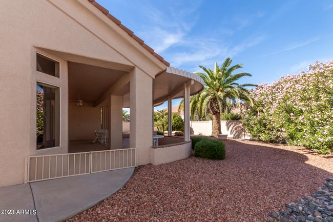 15522 W Futura Drive, For Sale in Sun City West - Zoocasa