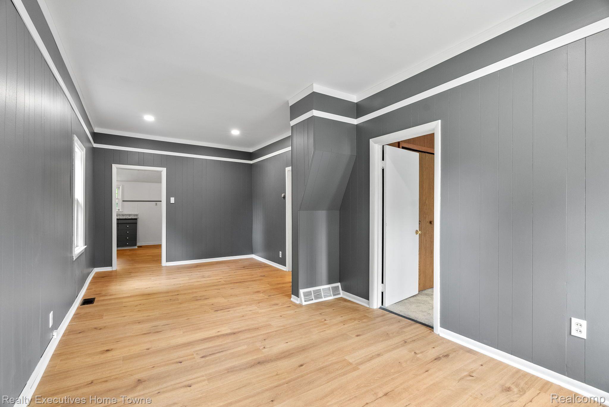 1114 Church St, For Sale in Port Huron - eXp Realty