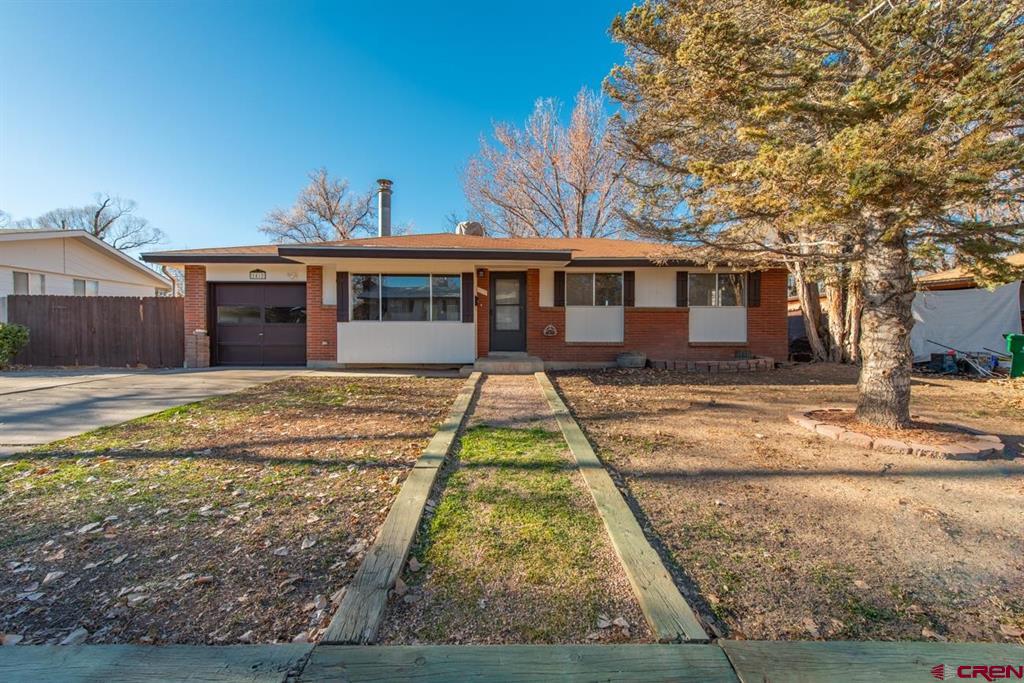 1412 Avon Dr, For Sale in Montrose - eXp Realty