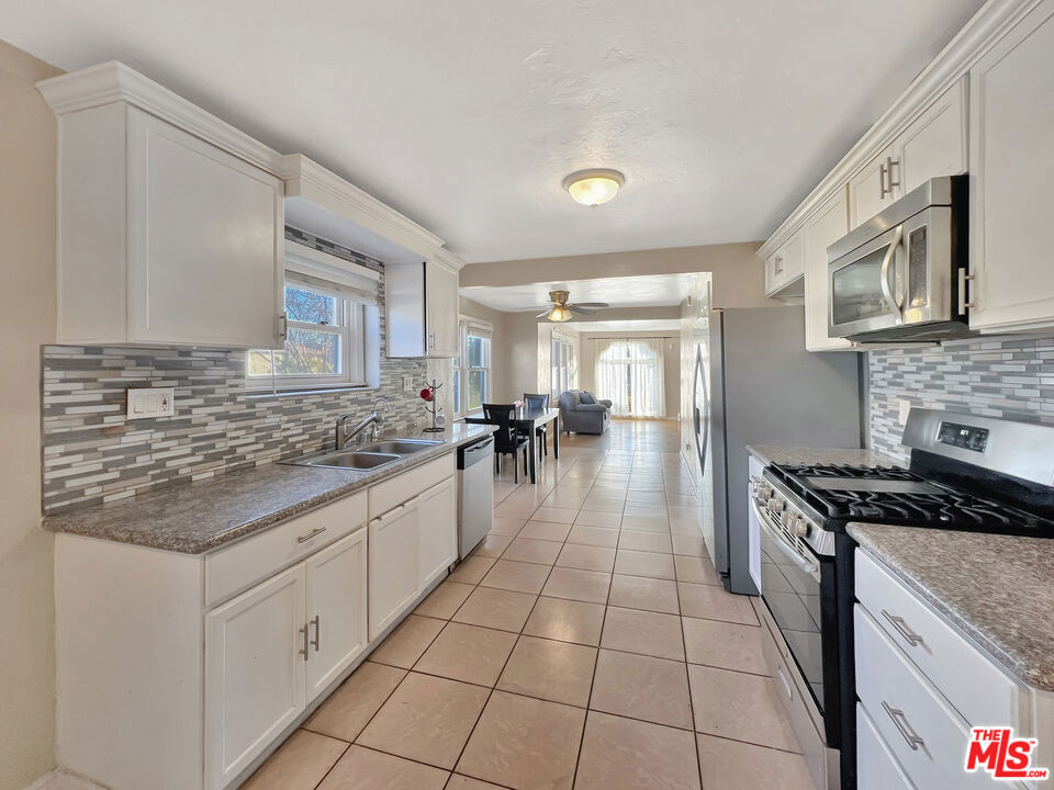 3493 E Joyce Dr, For Sale in Fresno - eXp Realty