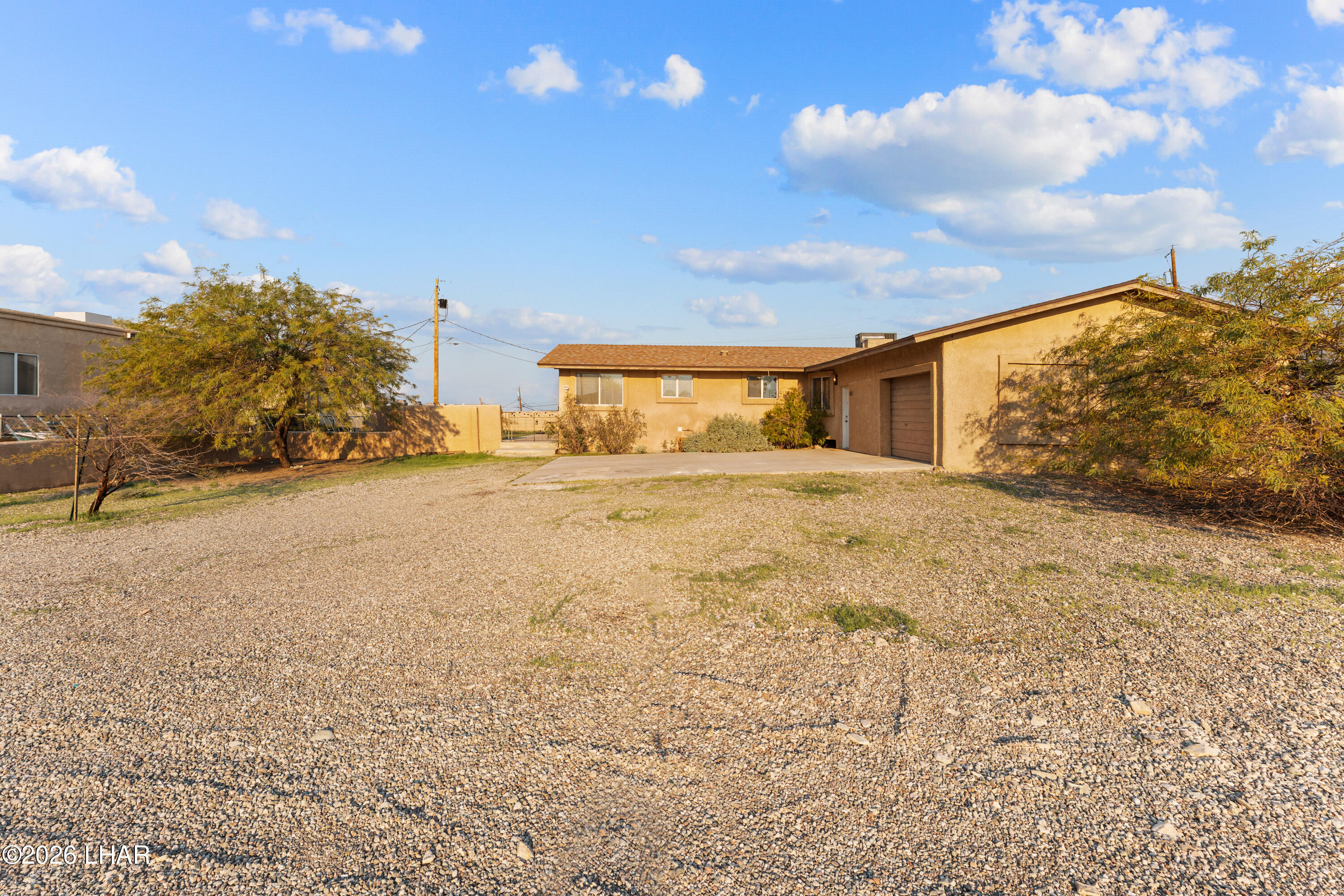 821 Falcon Dr, For Sale in Lake Havasu City - eXp Realty
