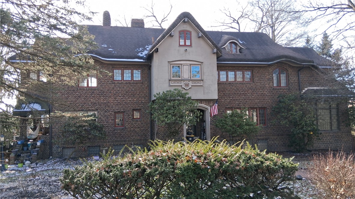 332 E Lincoln Ave, For Sale in New Castle - eXp Realty