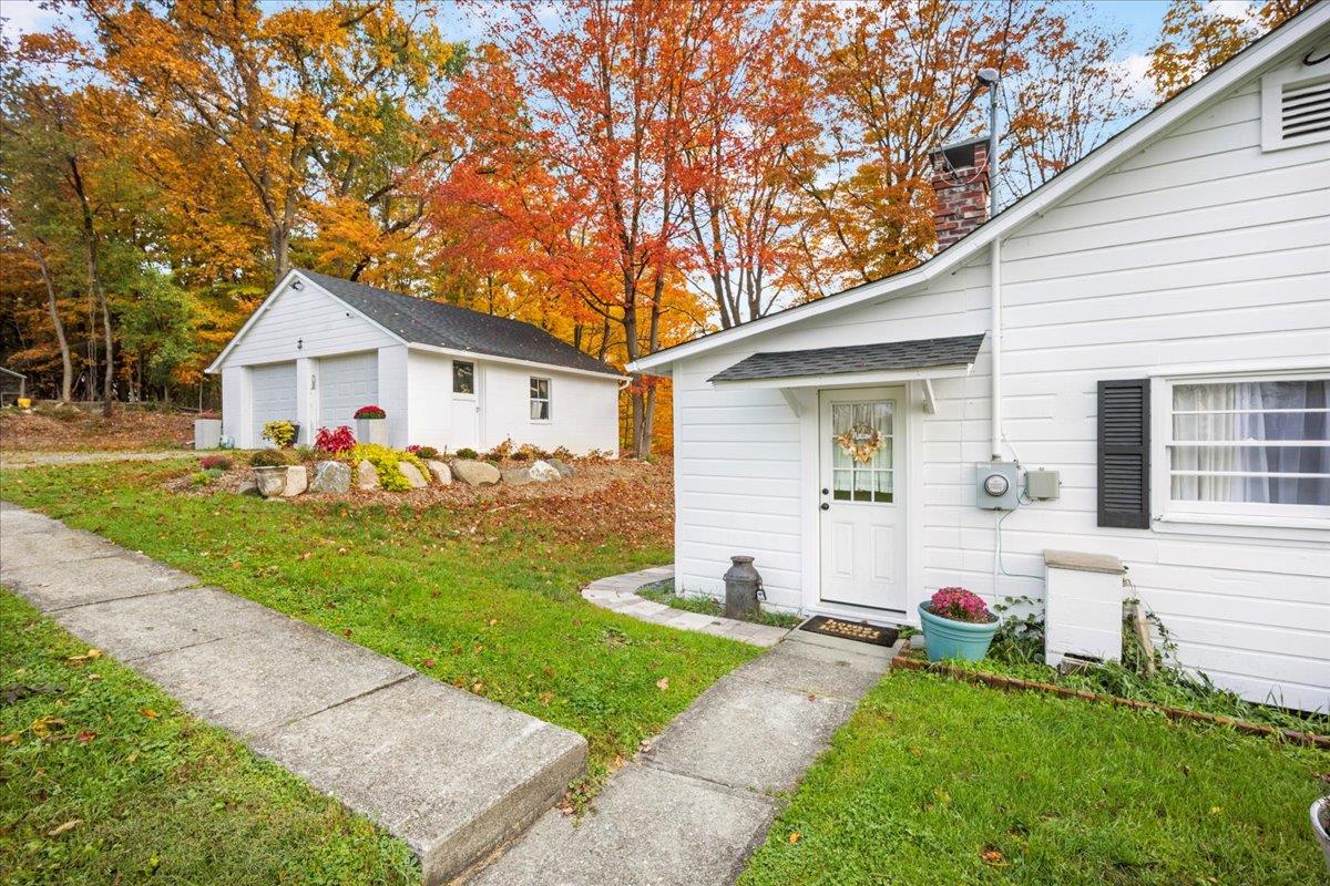 274 Smithtown Road, For Rent in Fishkill - Zoocasa