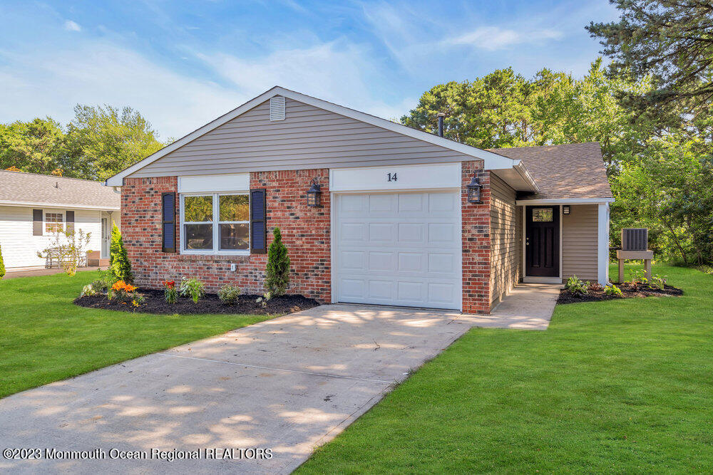 14 Compass Avenue, Sold in Brick - Zoocasa