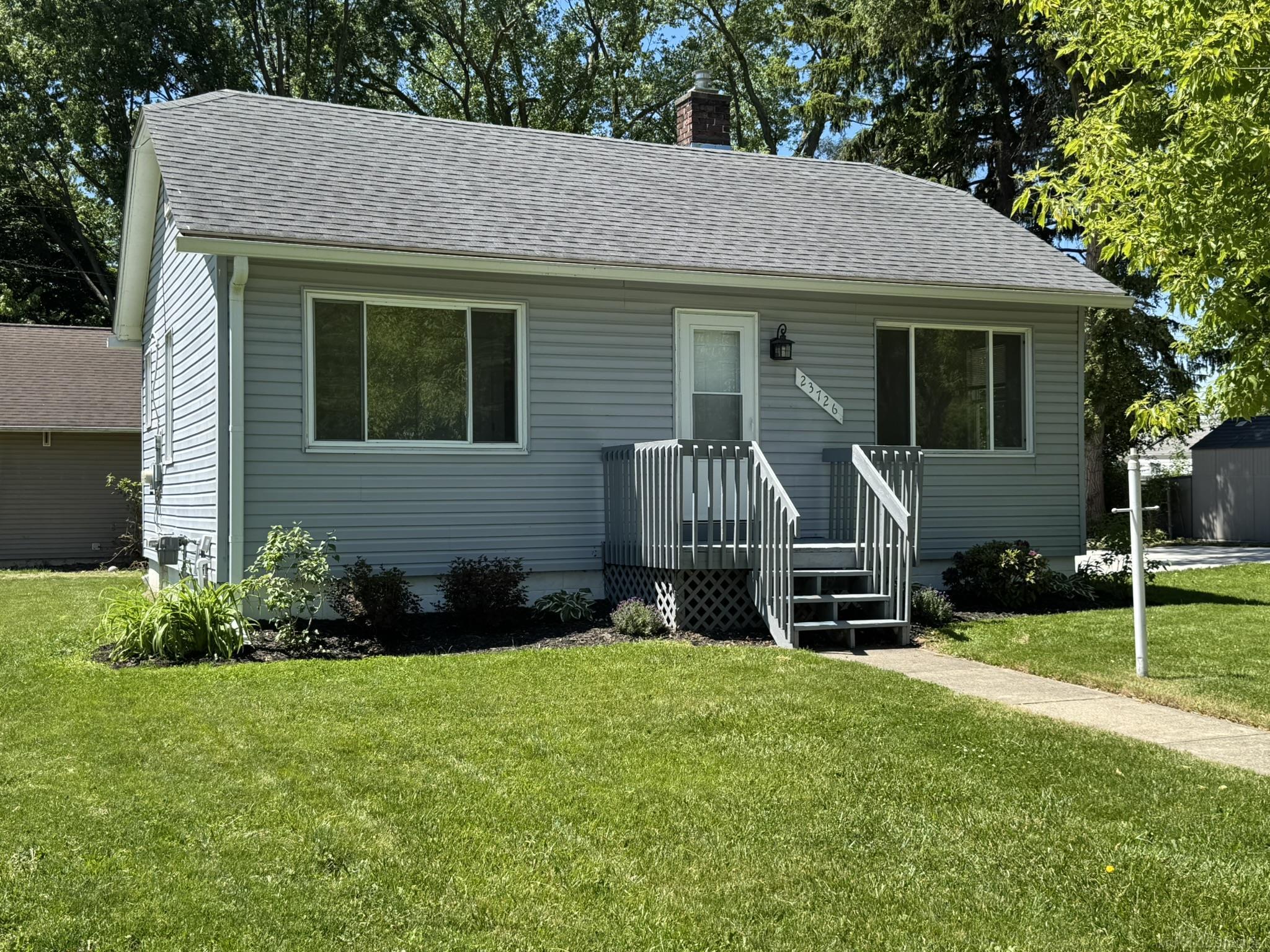 23726 Carlington Drive, For Sale in Mt Clemens - eXp Realty