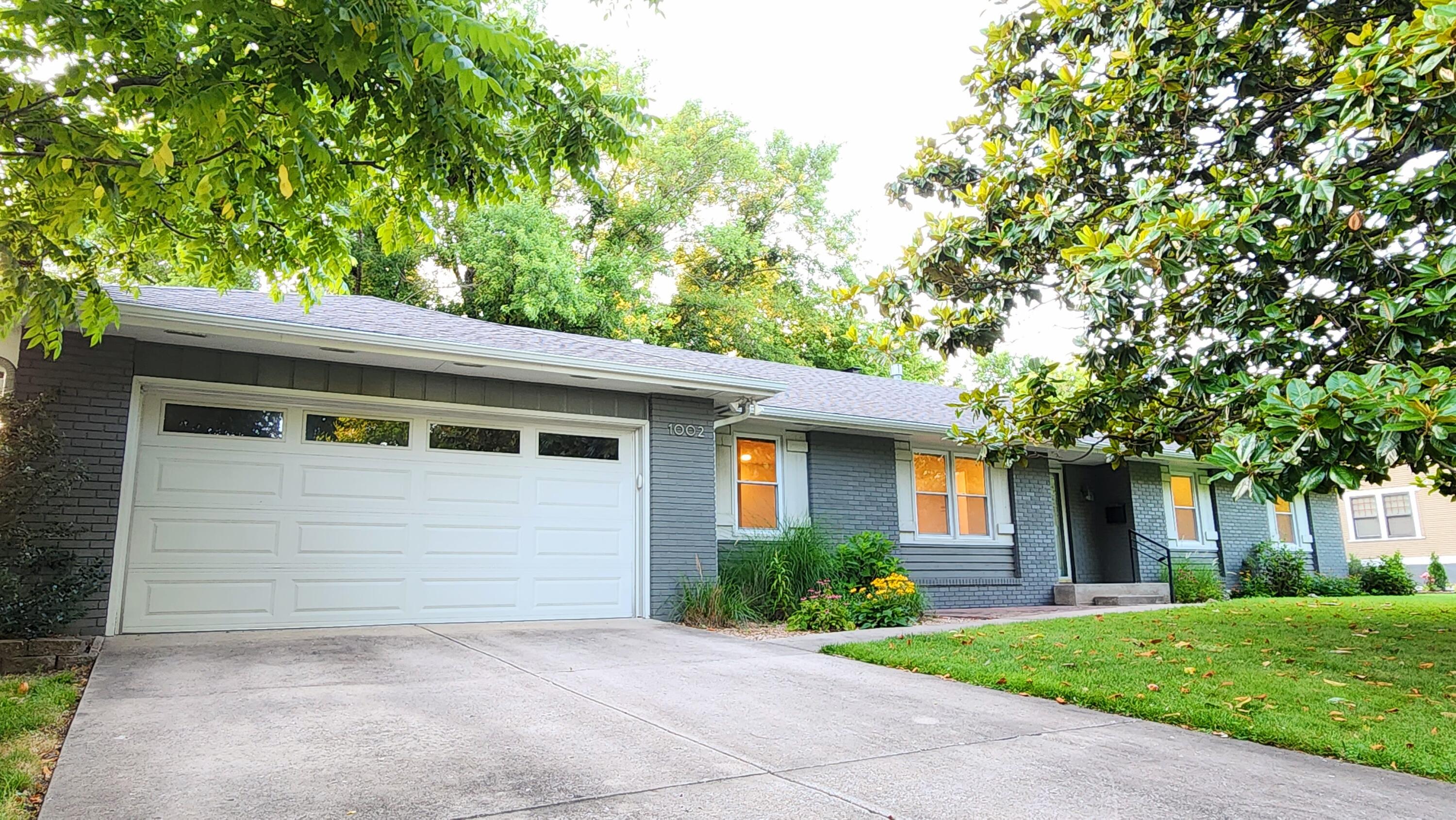 1002 Weller Avenue, For Sale in Springfield - eXp Realty