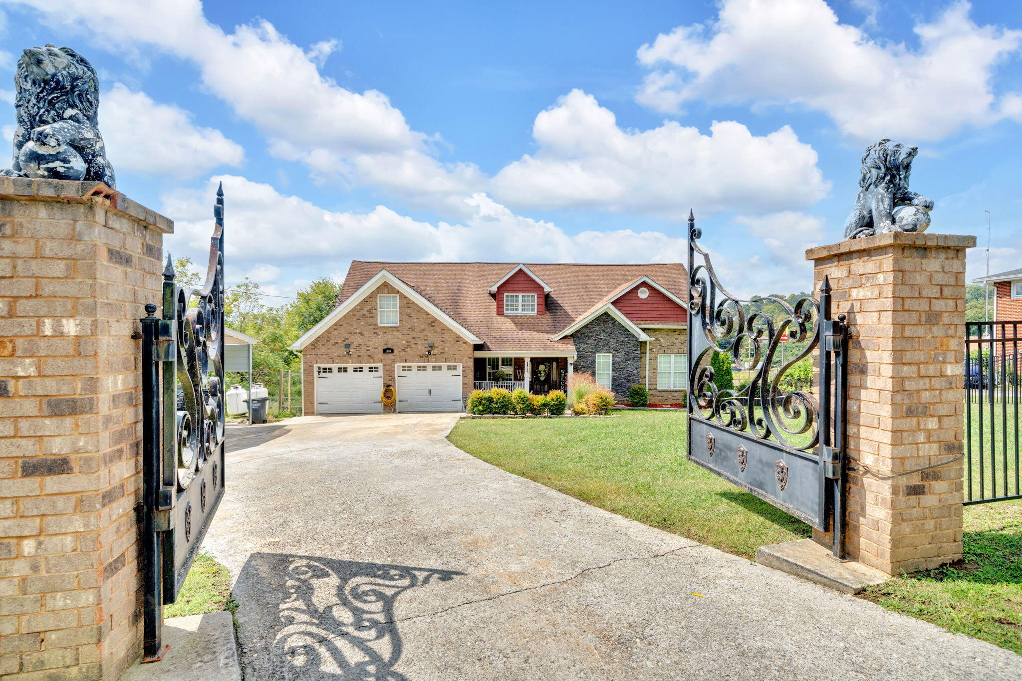1404 Van Oaks Dr, For Sale in Kingsport - eXp Realty