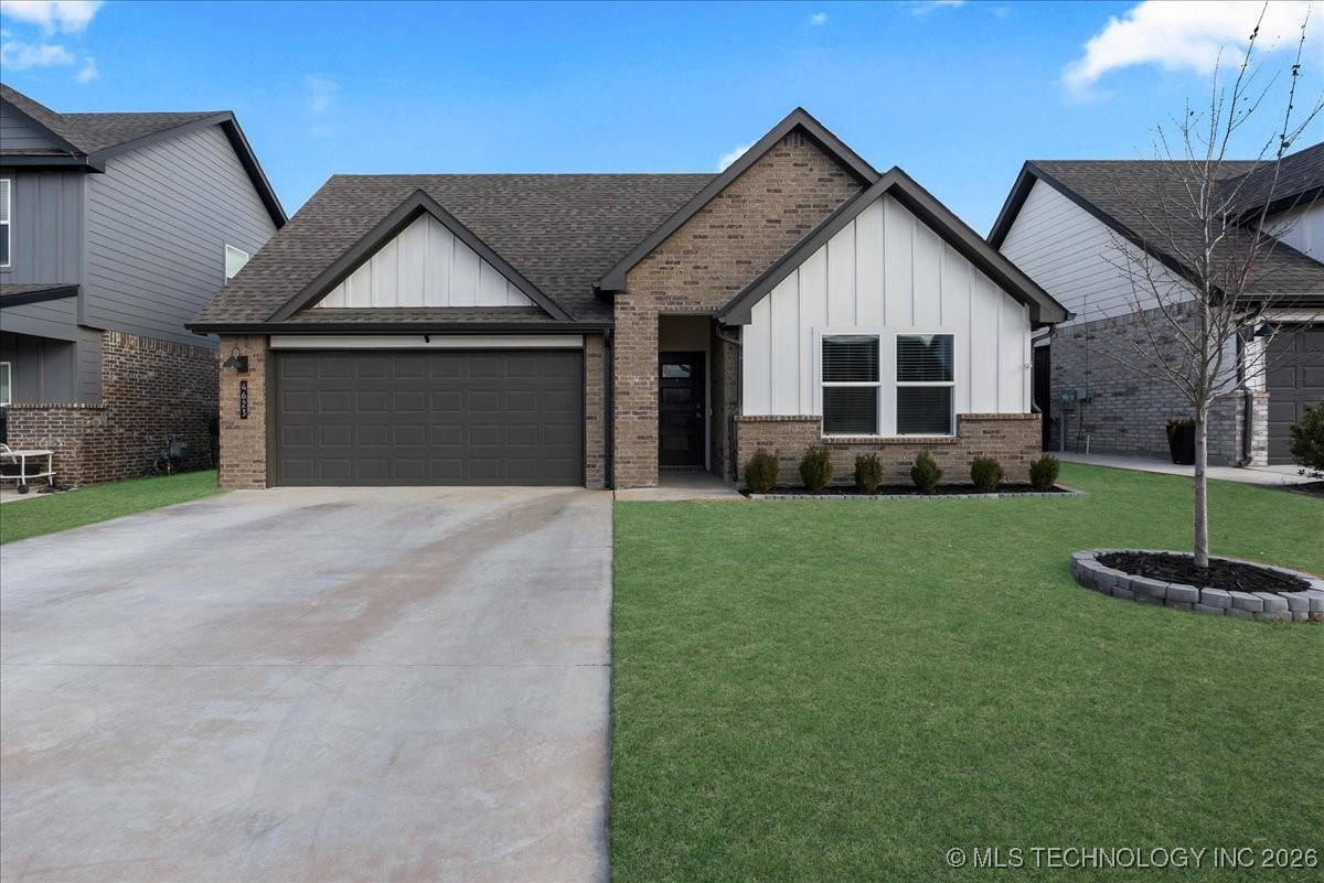 4623 S Chestnut Avenue, For Sale in Broken Arrow - eXp Realty