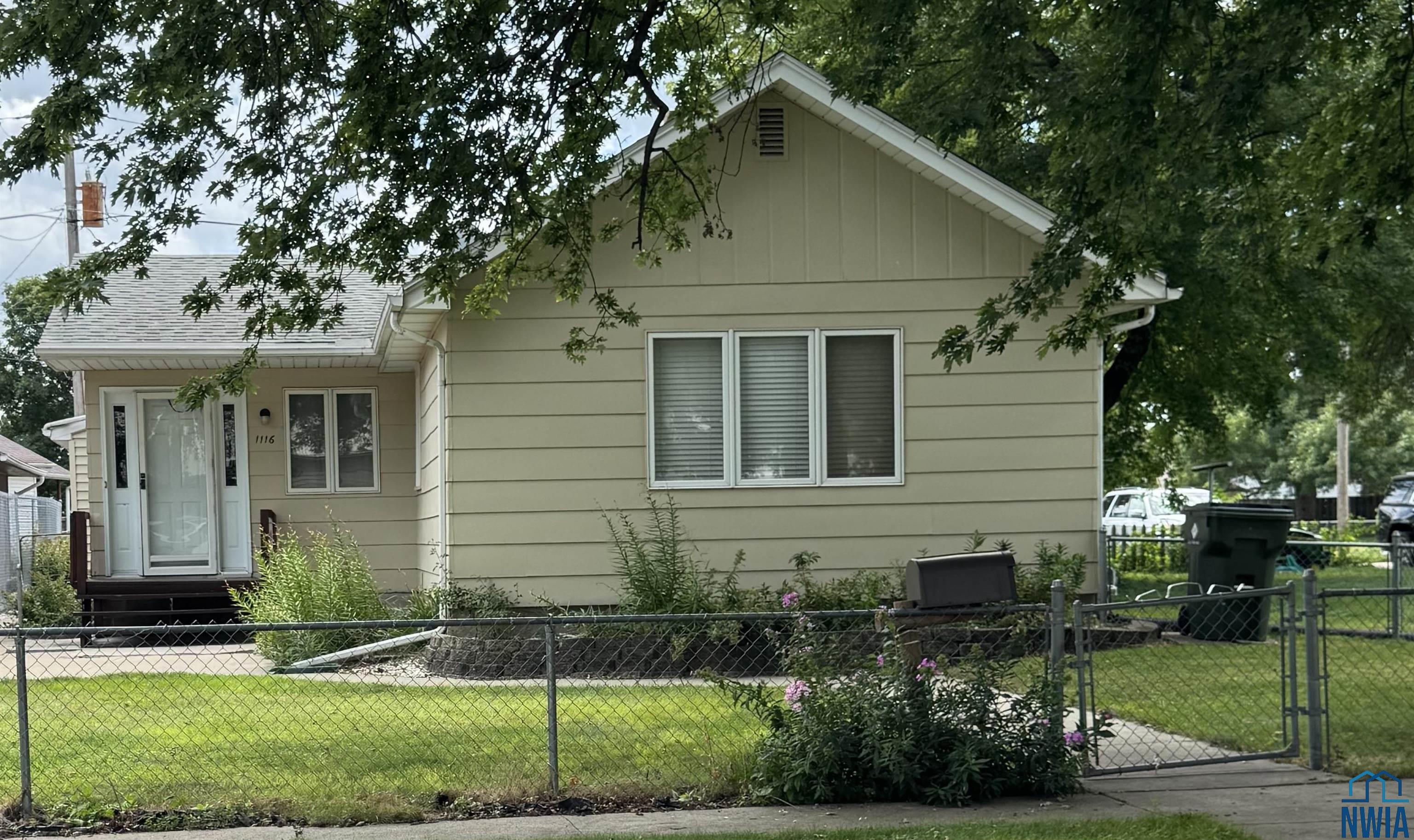 1116 Pacquette Ave, For Sale in Sioux City - eXp Realty