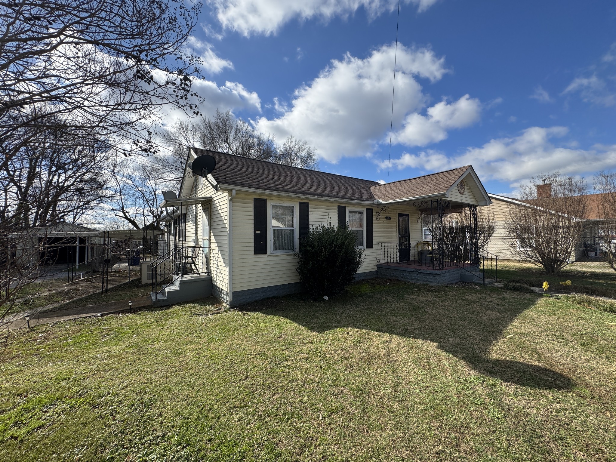 110 E Cedar St, For Sale in Shelbyville - eXp Realty