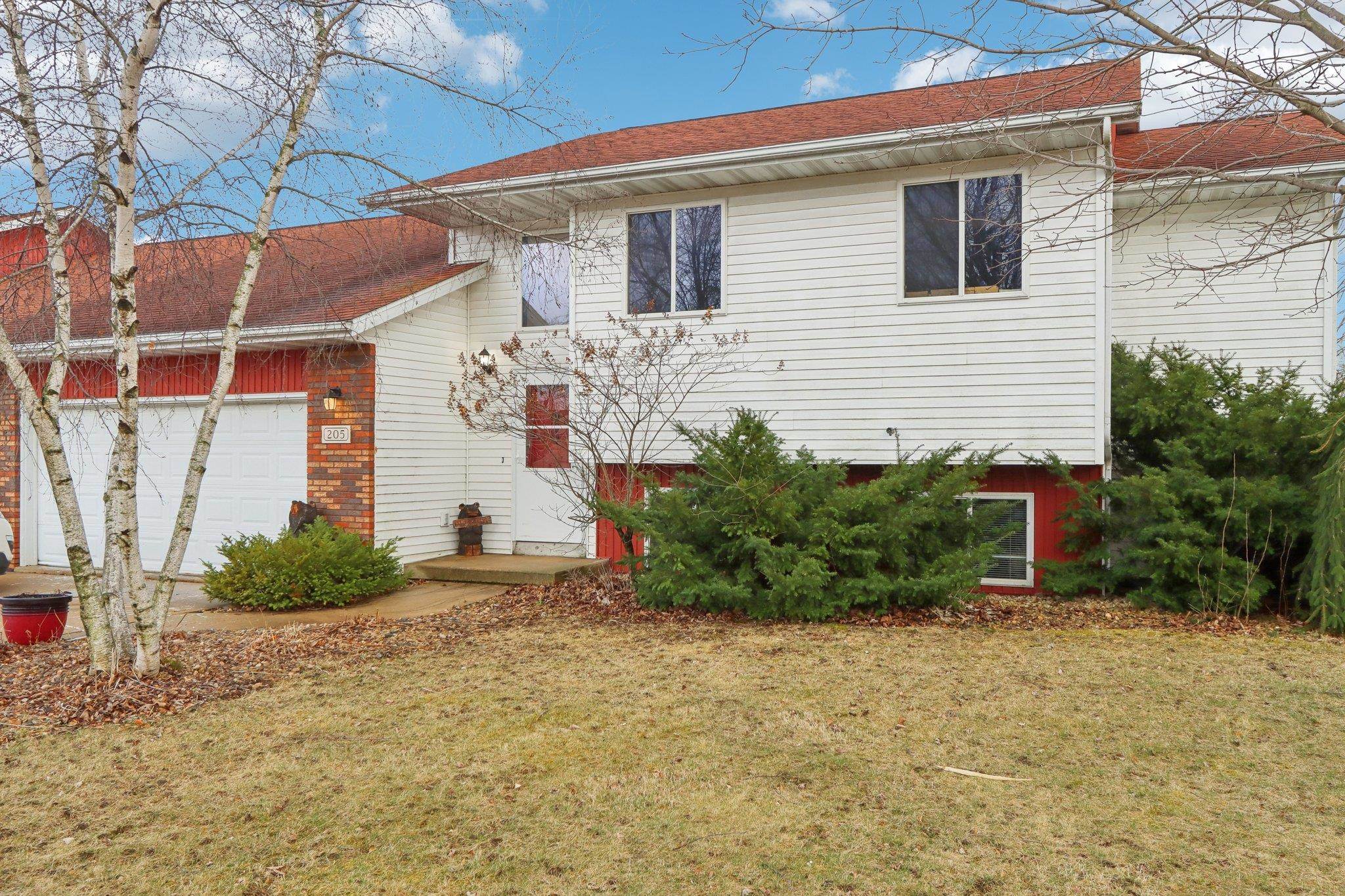 205 W Freidel Dr, For Sale in MARSHALL - Zoocasa
