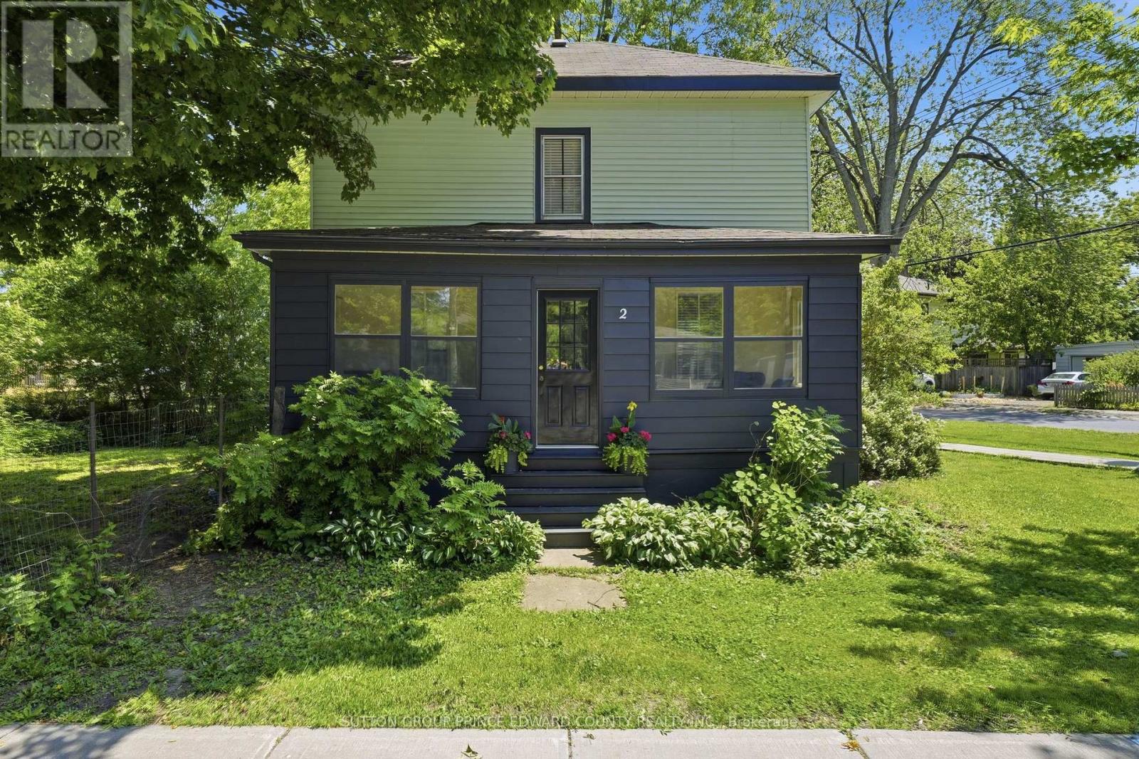 2 Queen St, For Sale in Picton - eXp Realty