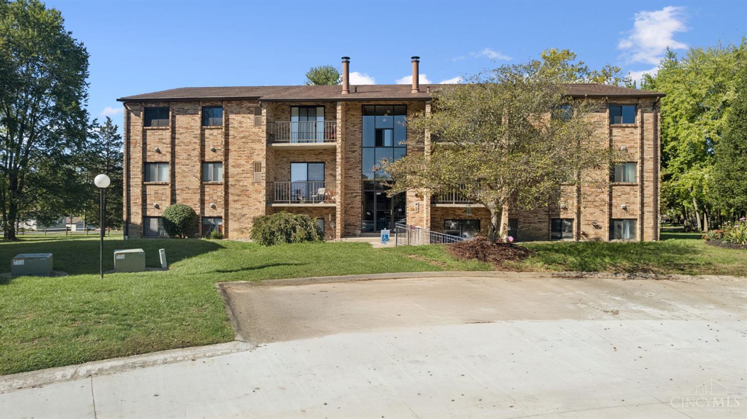 539 Davis Rd, For Sale in Cincinnati - eXp Realty