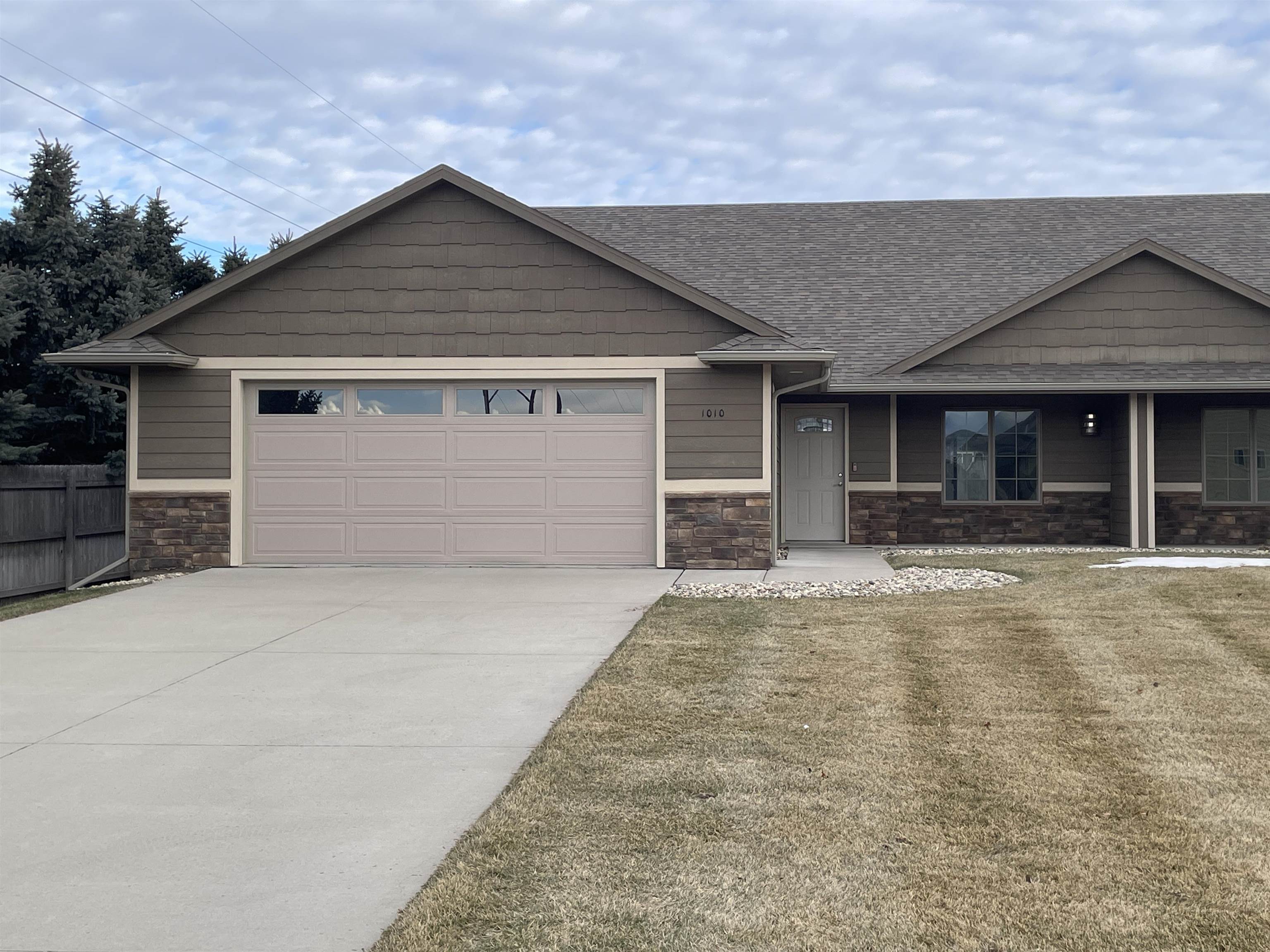 1010 S Tayberry Ave Avenue, For Sale in Sioux Falls - eXp Realty