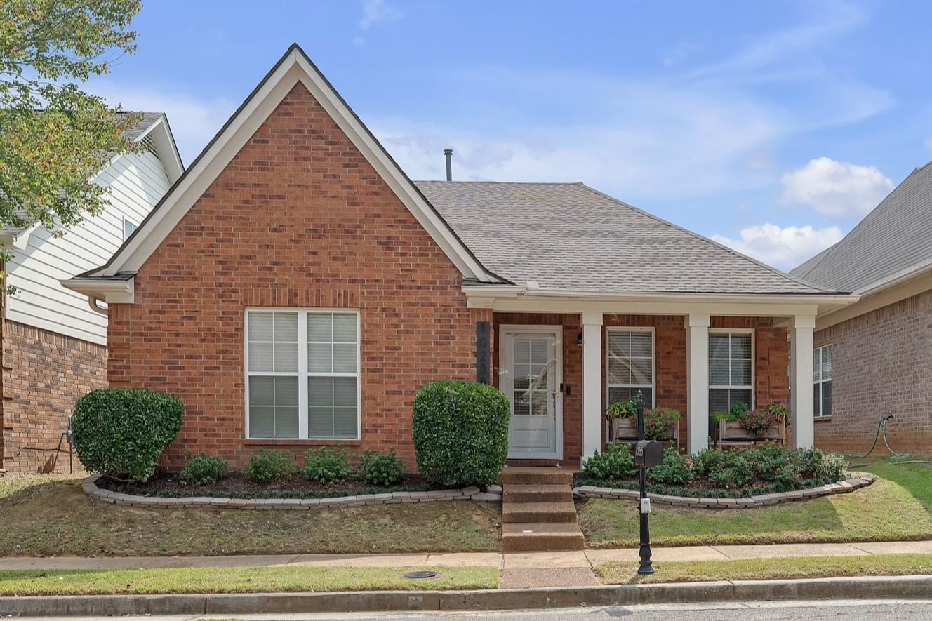 10235 Morning Hill Dr, For Sale in Cordova - eXp Realty