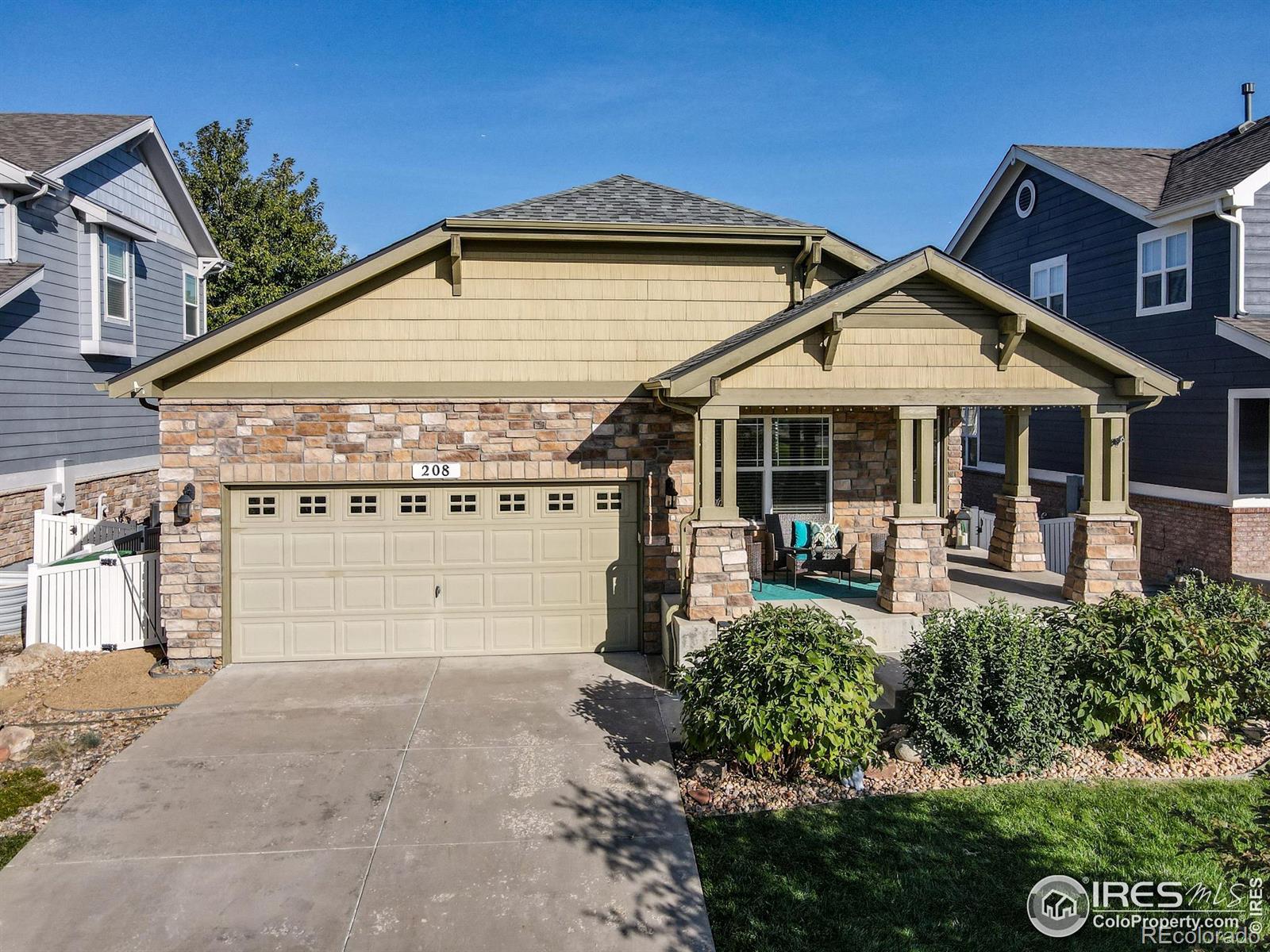 208 Olympia Ave, Sold in Longmont - Zoocasa